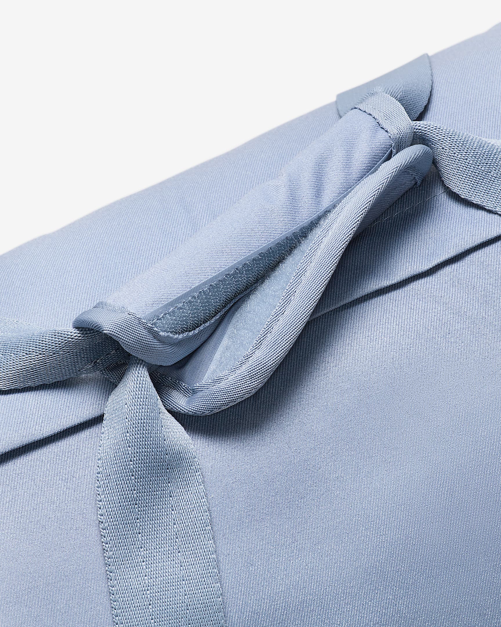 Nike Elemental Premium Duffel Bag (45L). Nike IE