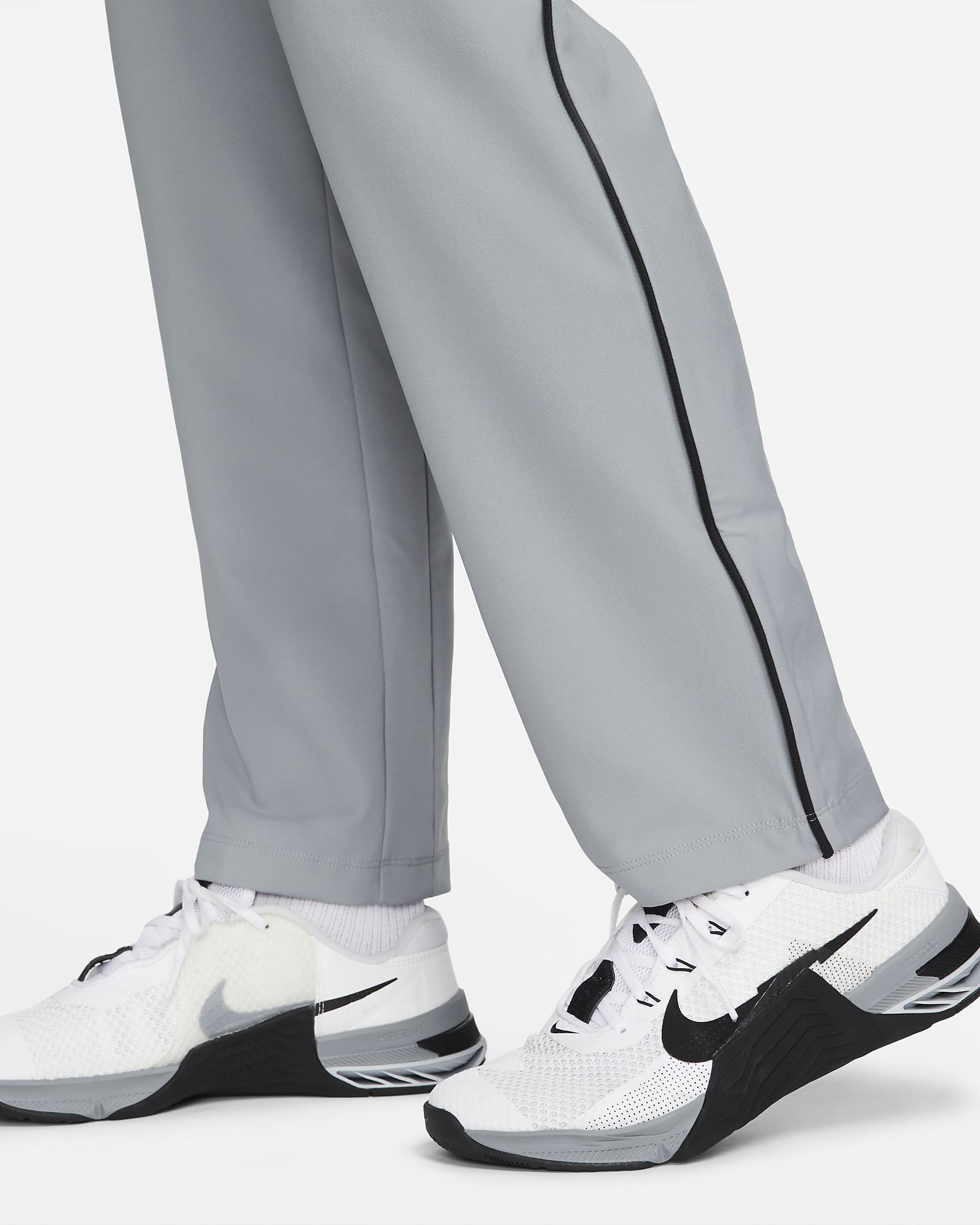 Nike Dri-FIT Men's Woven Team Training Trousers. Nike NZ