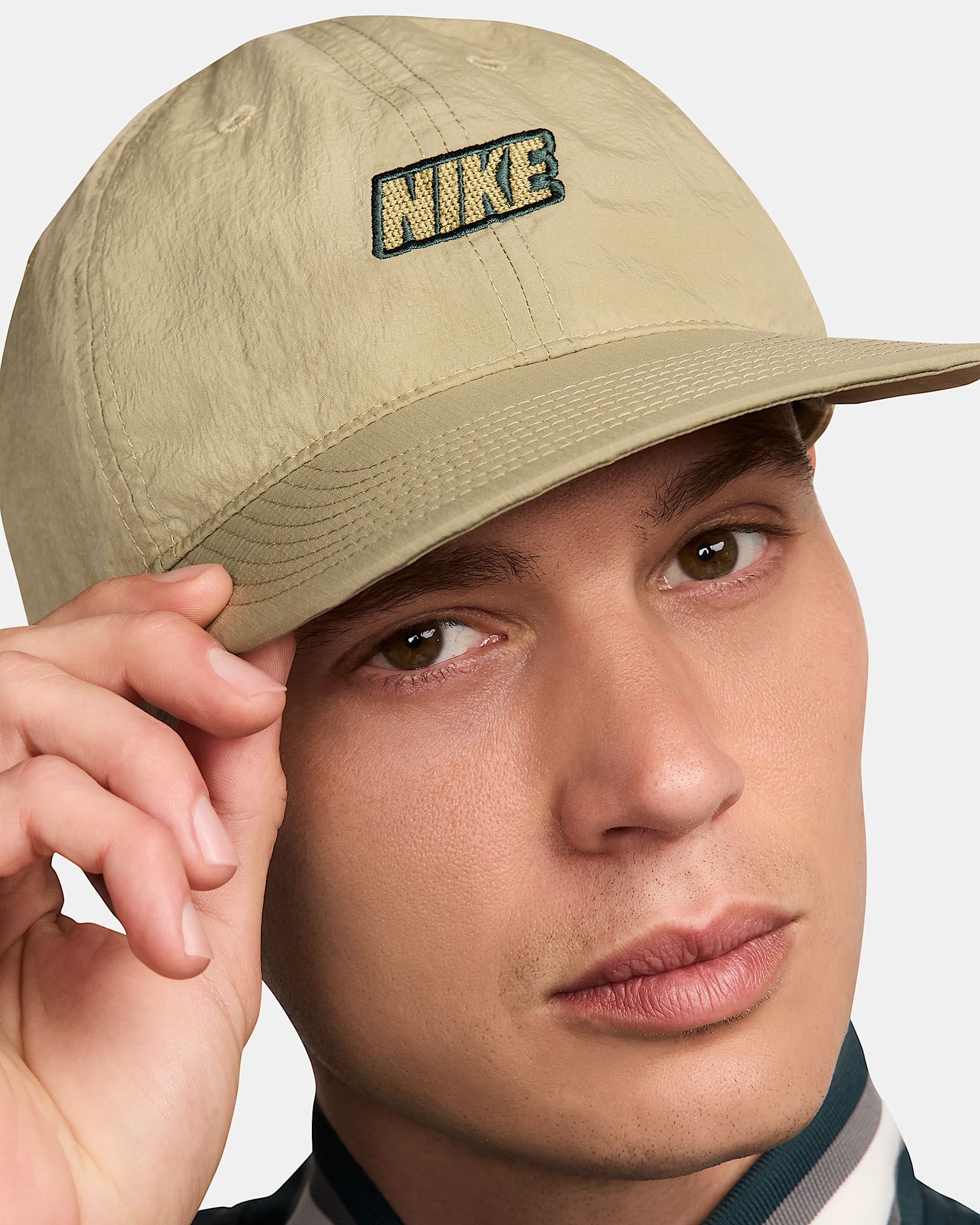 Nike Club Unstructured Flat Bill Outdoor Cap. Nike IN