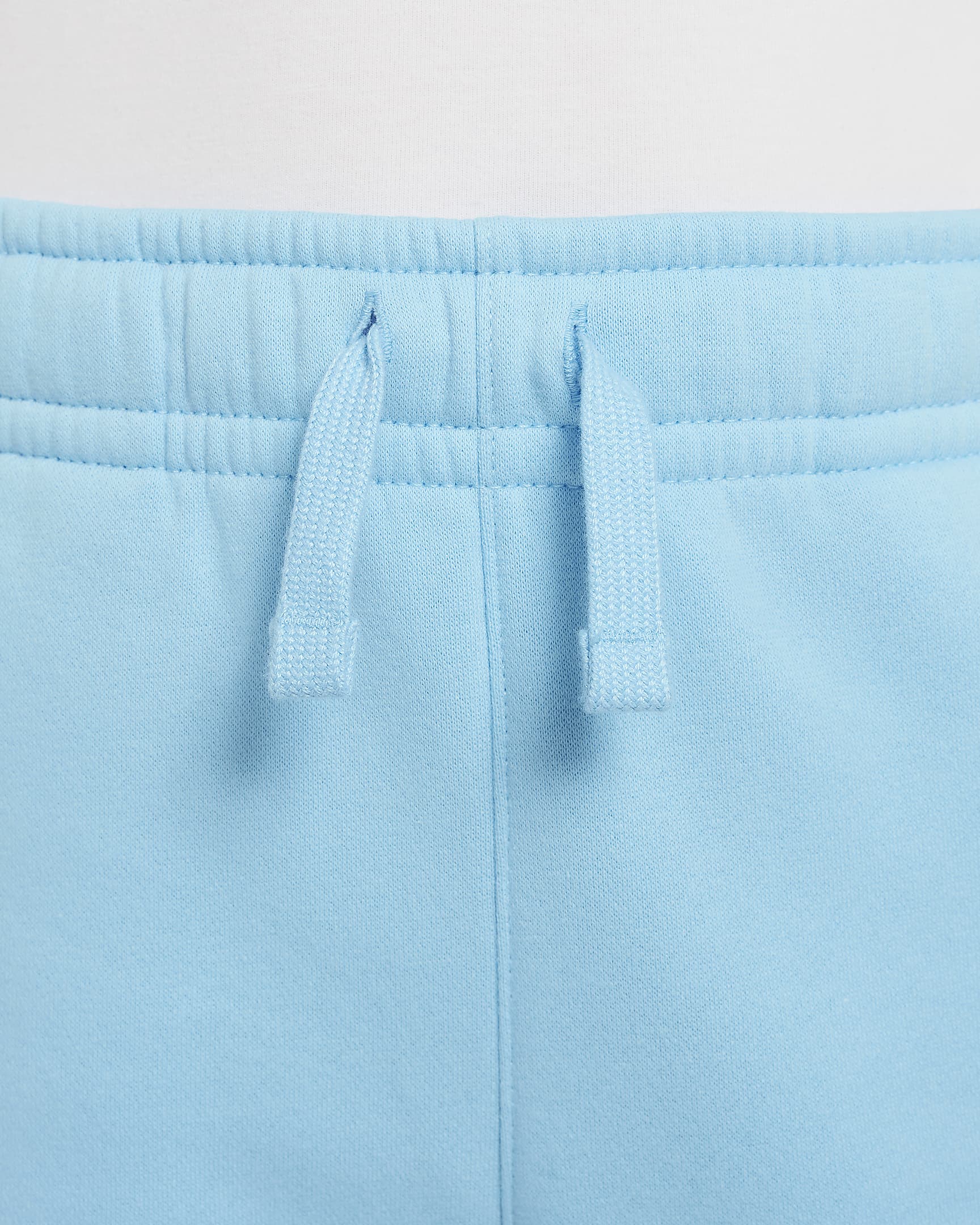 Nike Sportswear Pantalón cargo de tejido Fleece estampado - Niño. Nike ES