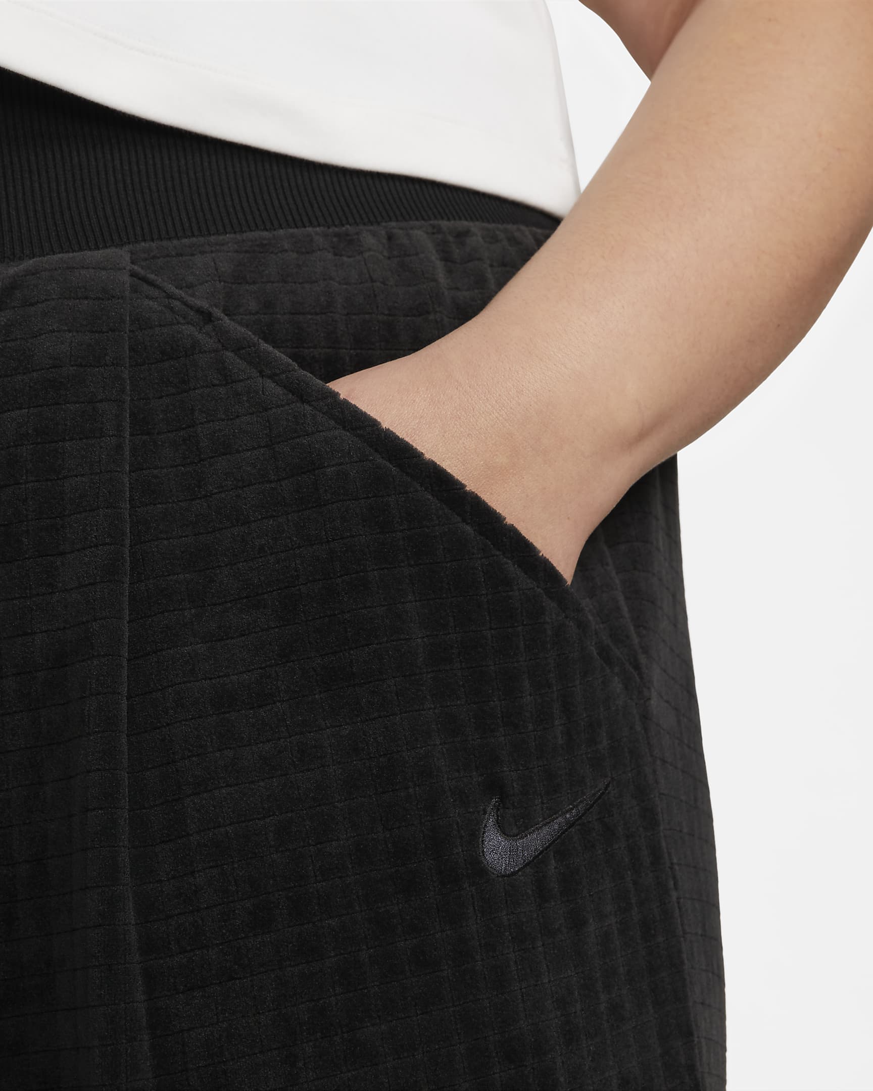 Nike Sportswear Women's High-Waisted Velour Joggers (Plus Size). Nike CH