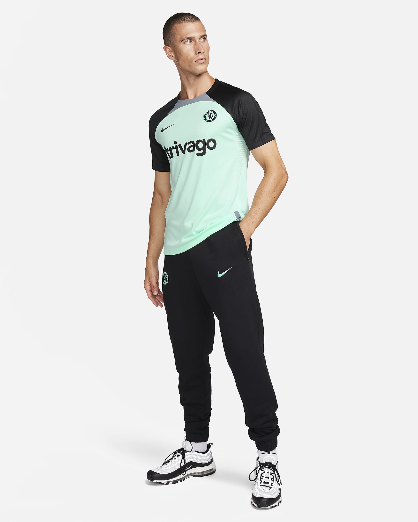 Chelsea F.C. Strike Third Men's Nike Dri-FIT Football Short-Sleeve Knit ...