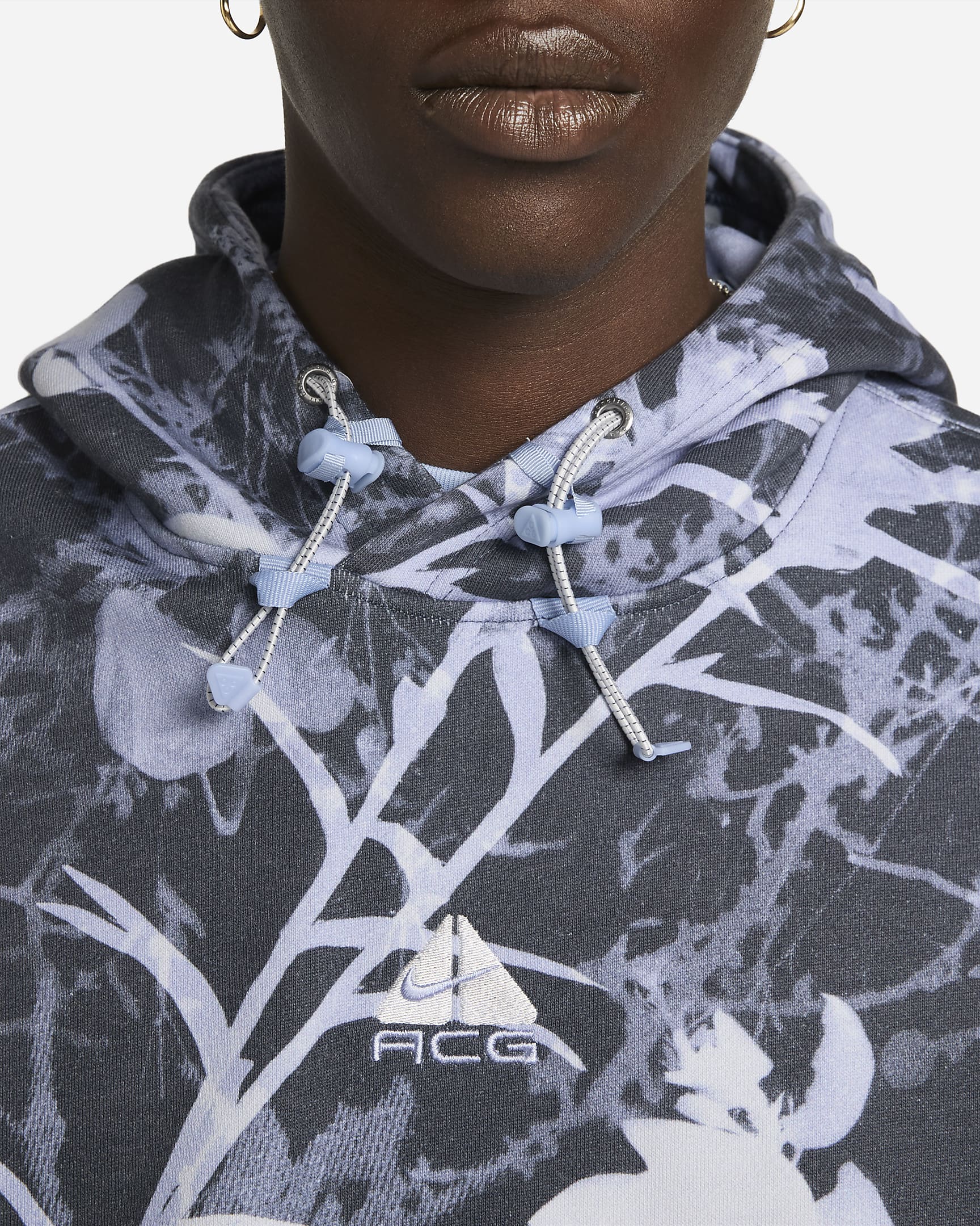 Nike ACG Therma-FIT Fleece-Hoodie mit durchgehendem Print. Nike AT