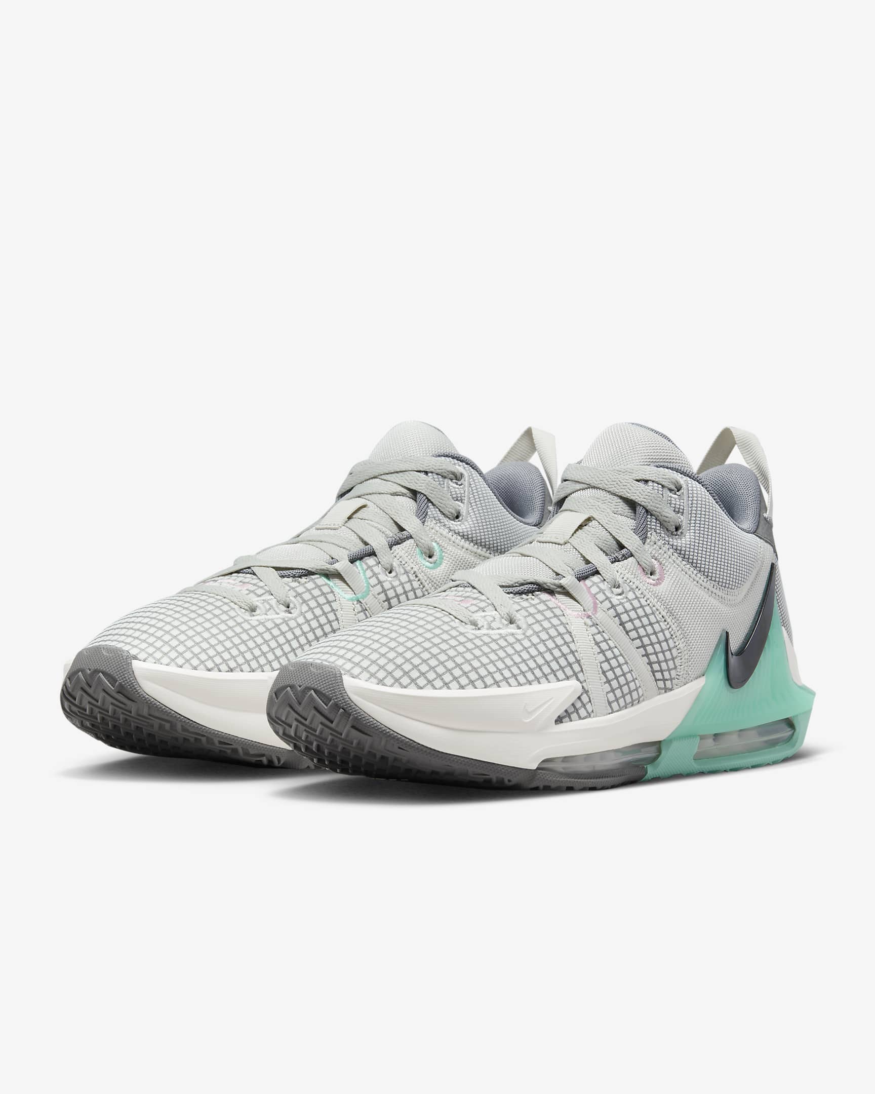LeBron Witness 7 EP 籃球鞋。Nike TW
