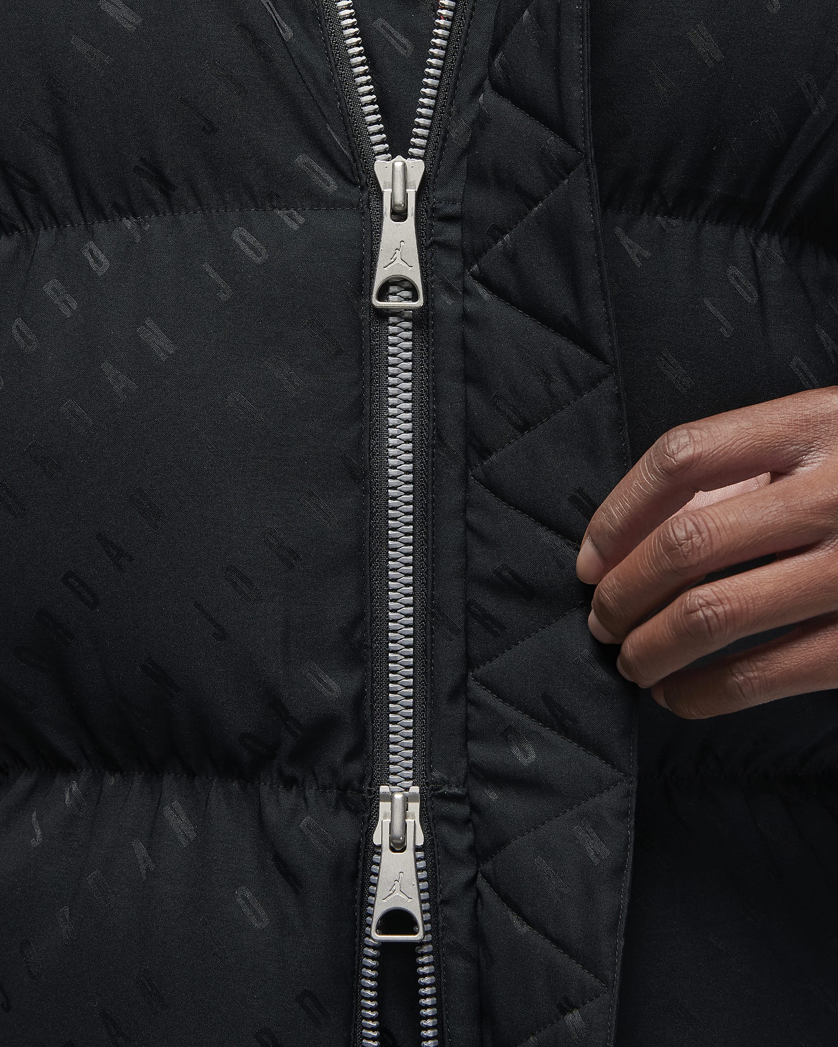 Jordan Essentials Men's Jacket. Nike BE