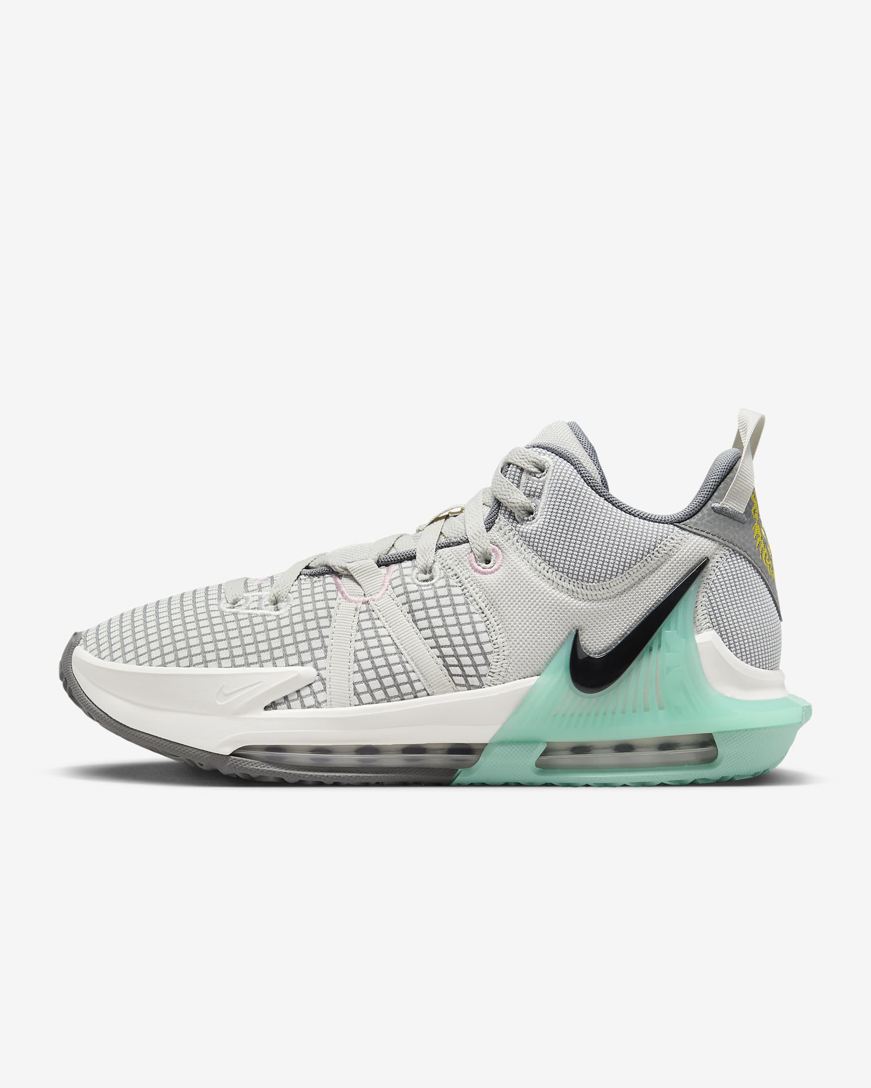LeBron Witness 7 EP 籃球鞋。Nike TW