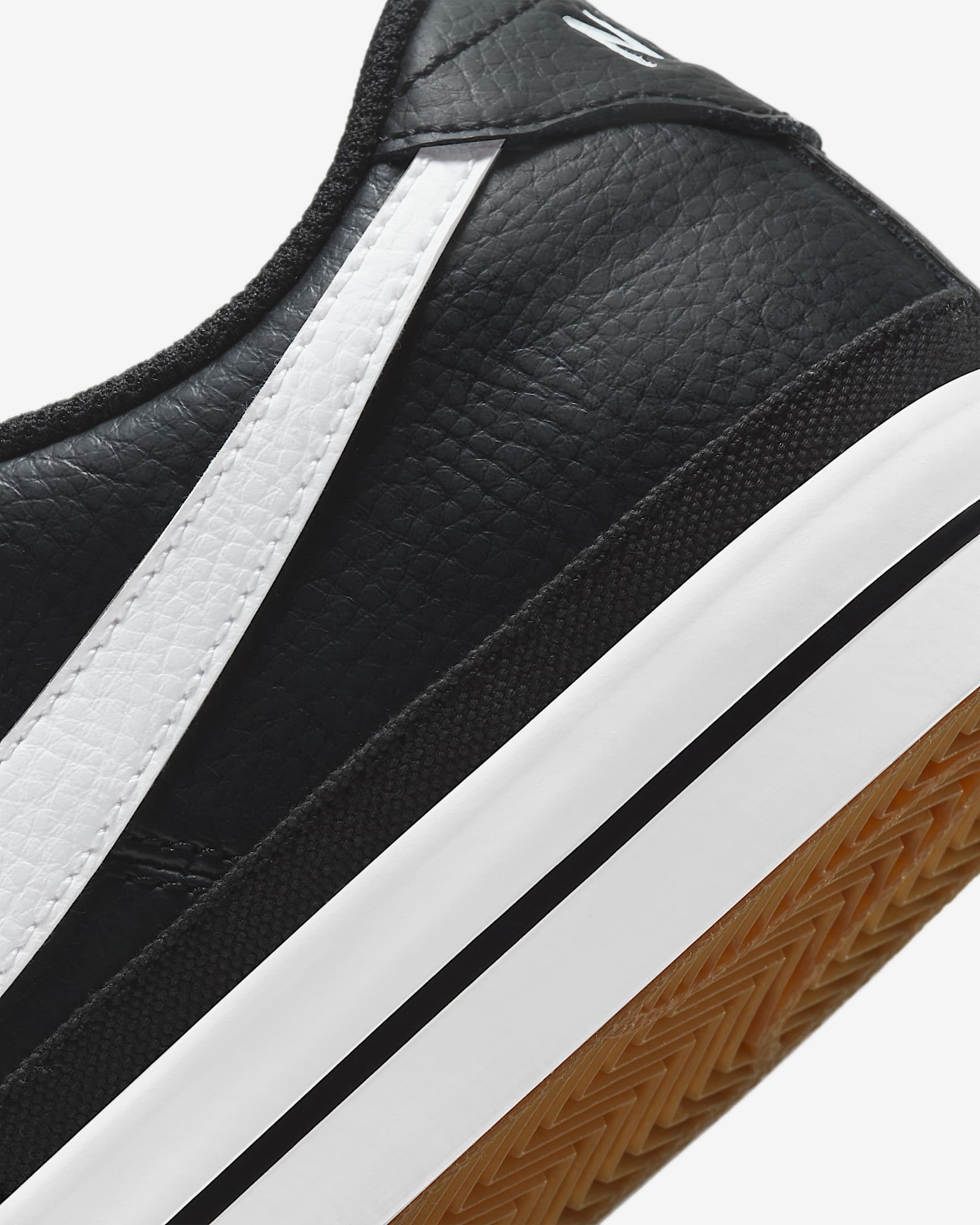 NikeCourt Legacy Women's Shoes. Nike LU