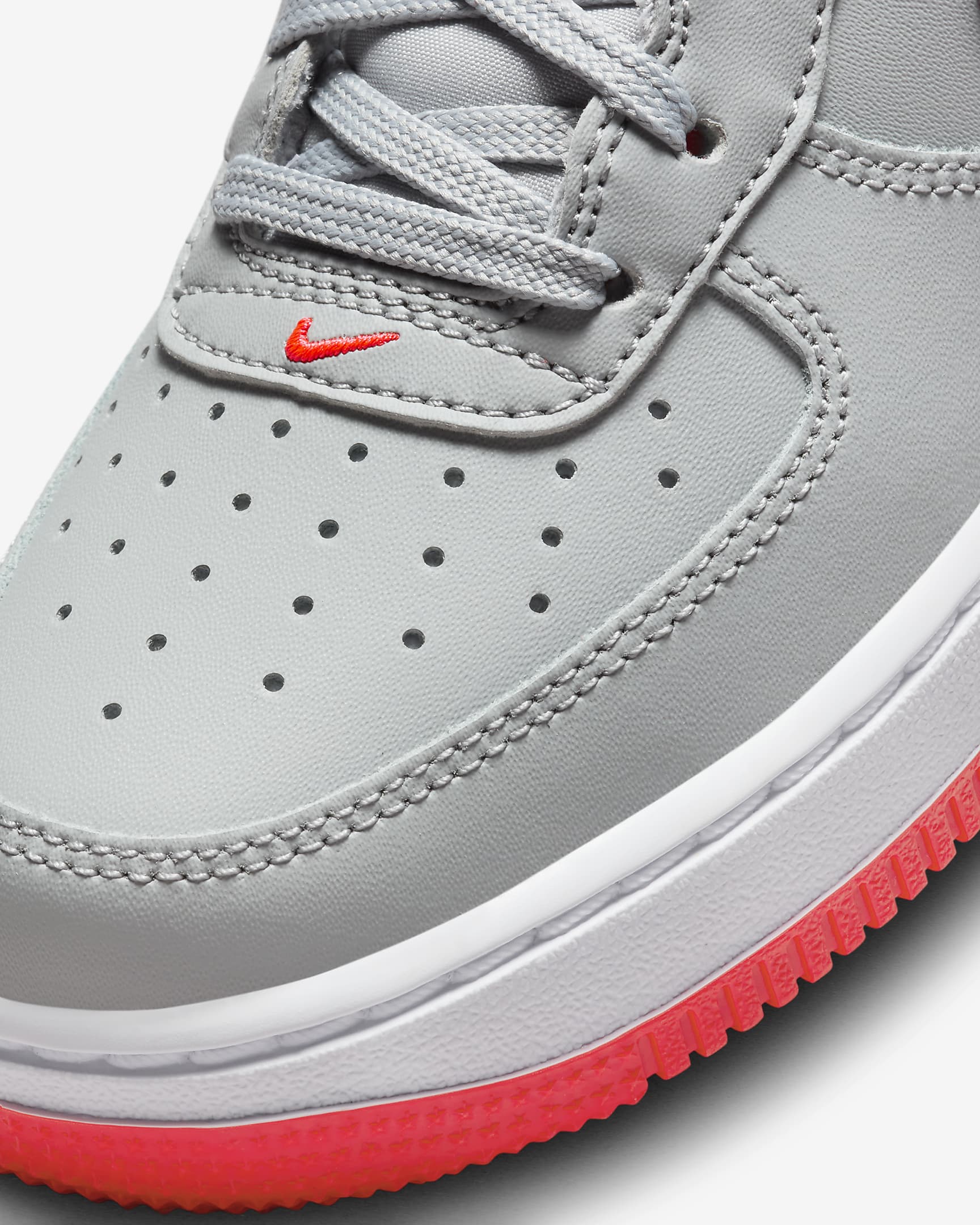 Spannende Nike Air Force 1 Kinder 38 Bild