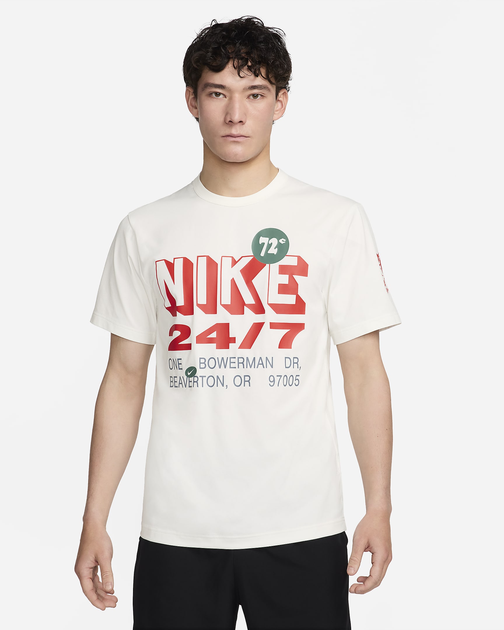 Nike Hyverse Men's Dri-FIT UV Short-Sleeve Fitness Top. Nike MY