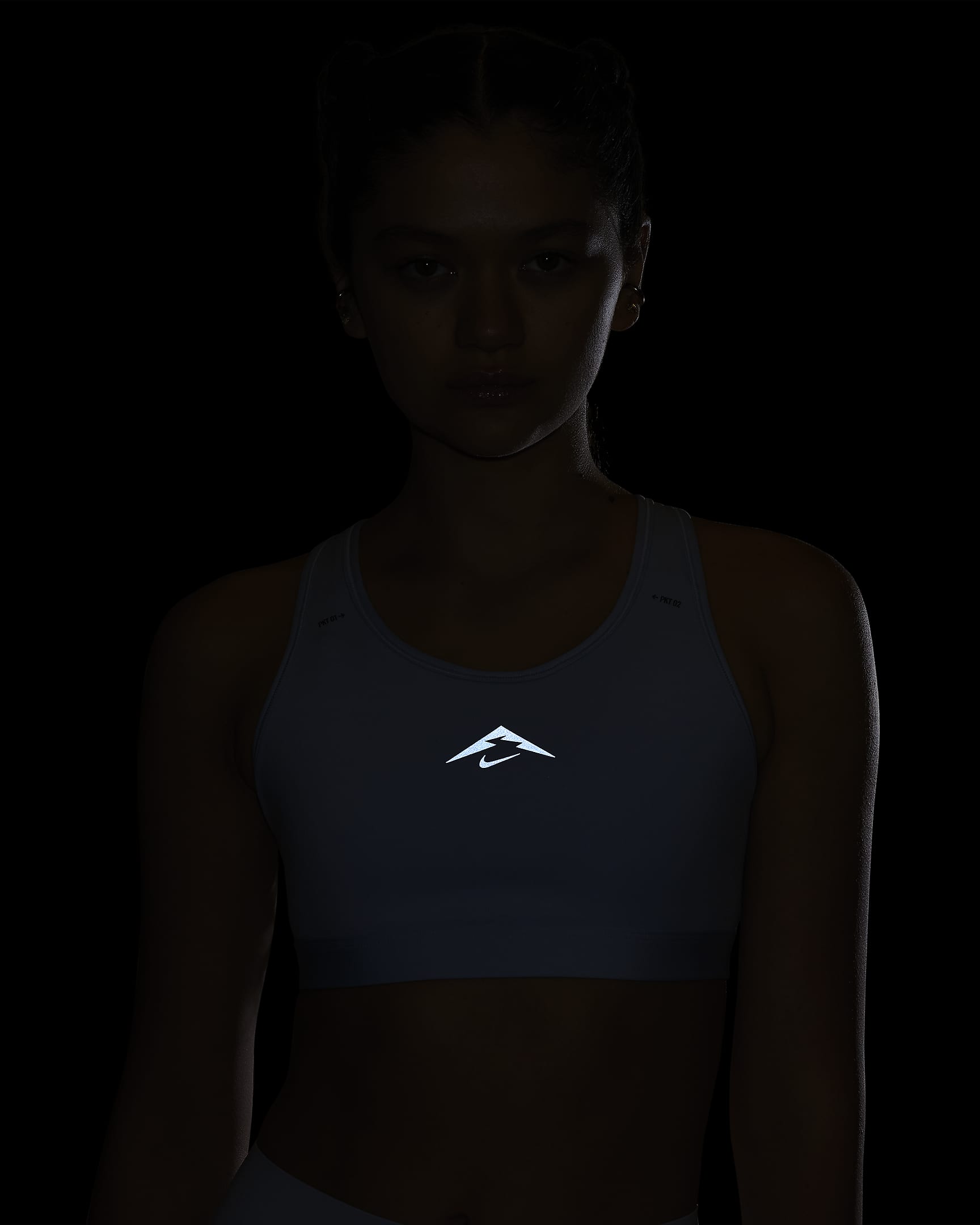 Nike Trail Swoosh On-the-Run Women's Medium-Support Lightly Lined ...