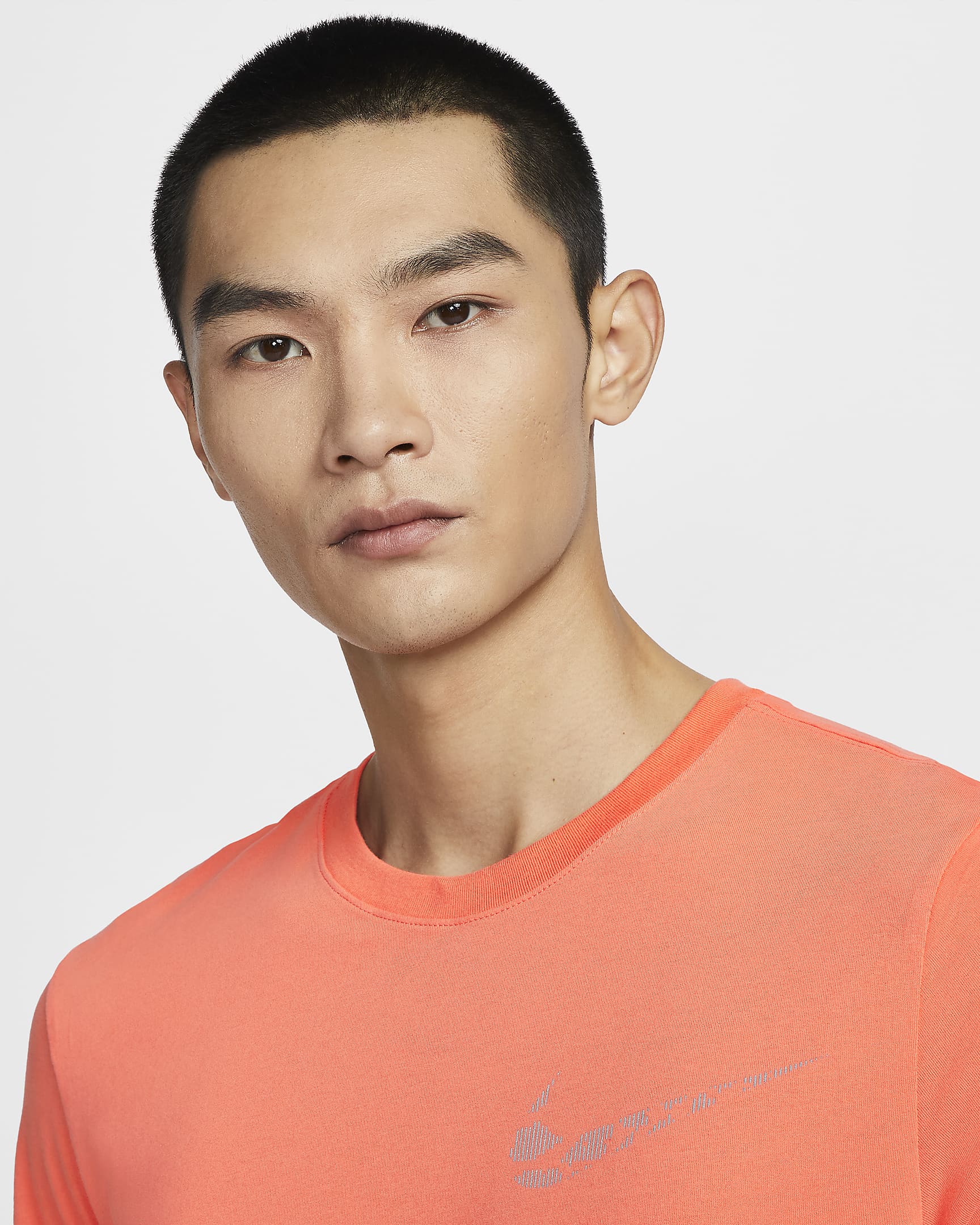 Nike Running Division 男款 Dri-FIT 跑步 T 恤。Nike TW