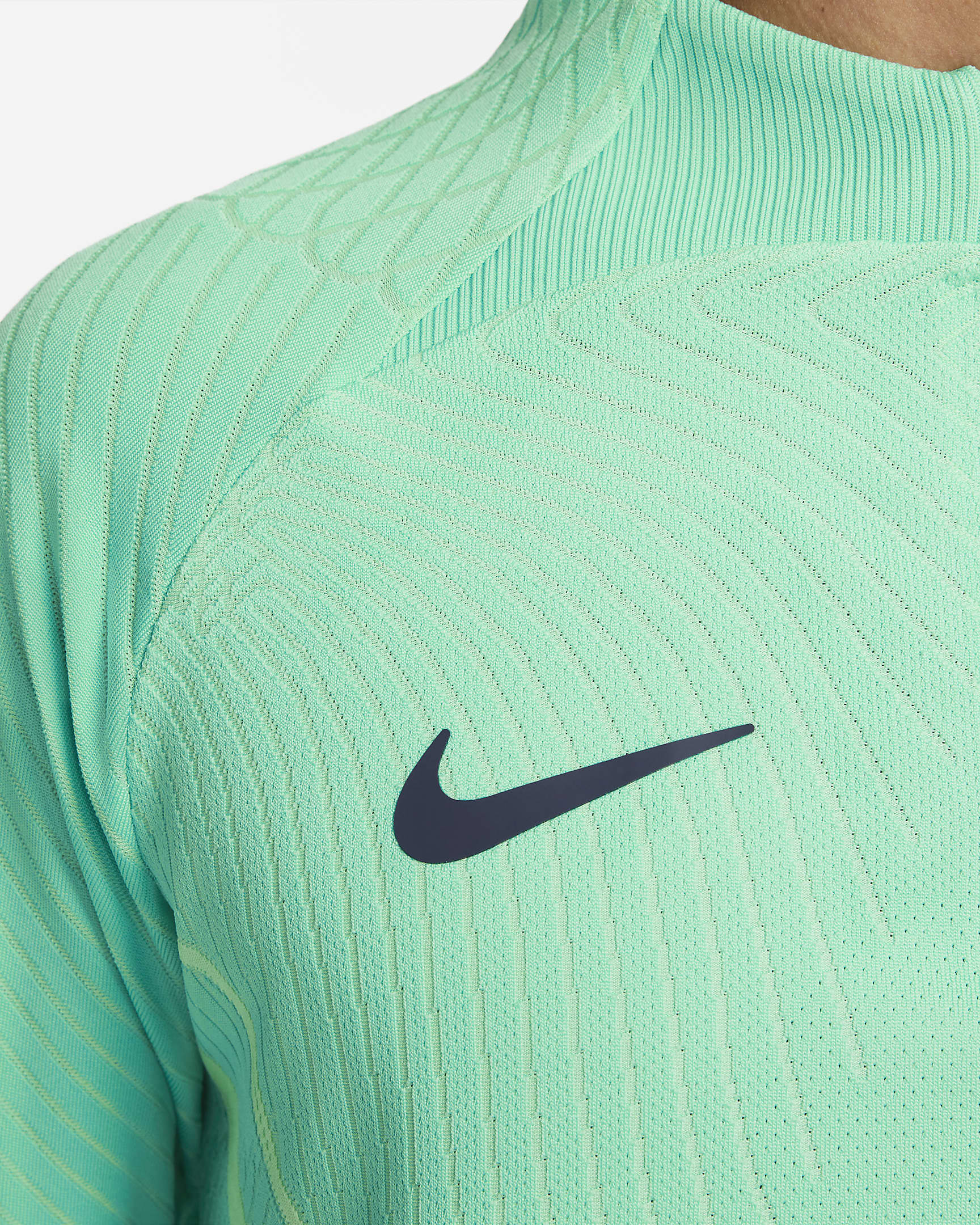 Brazil Strike Elite Men's Nike Dri-FIT ADV Football Drill Top. Nike BE