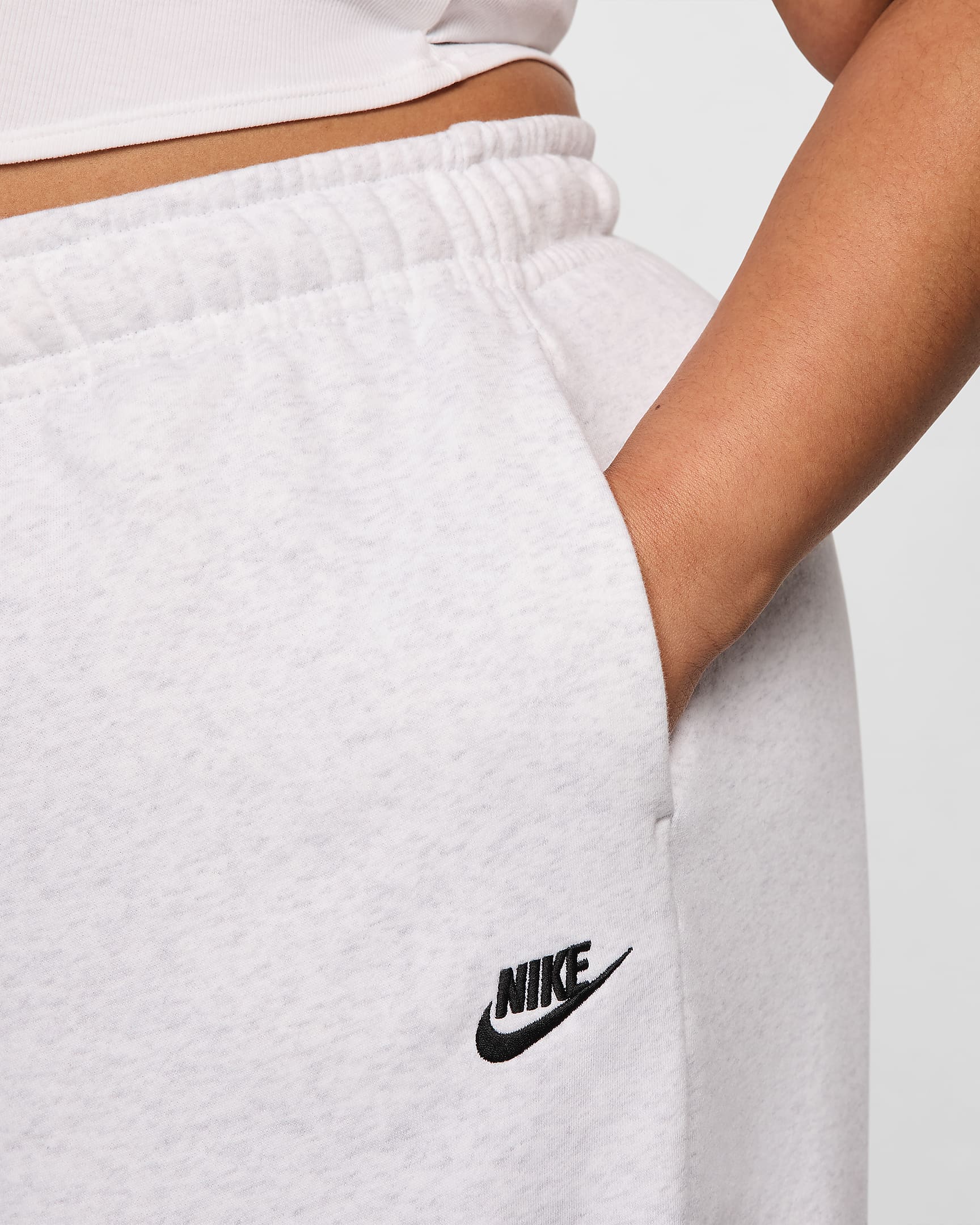 Nike Sportswear Club Fleece Women's Mid-Rise Wide-Leg Sweatpants (Plus ...