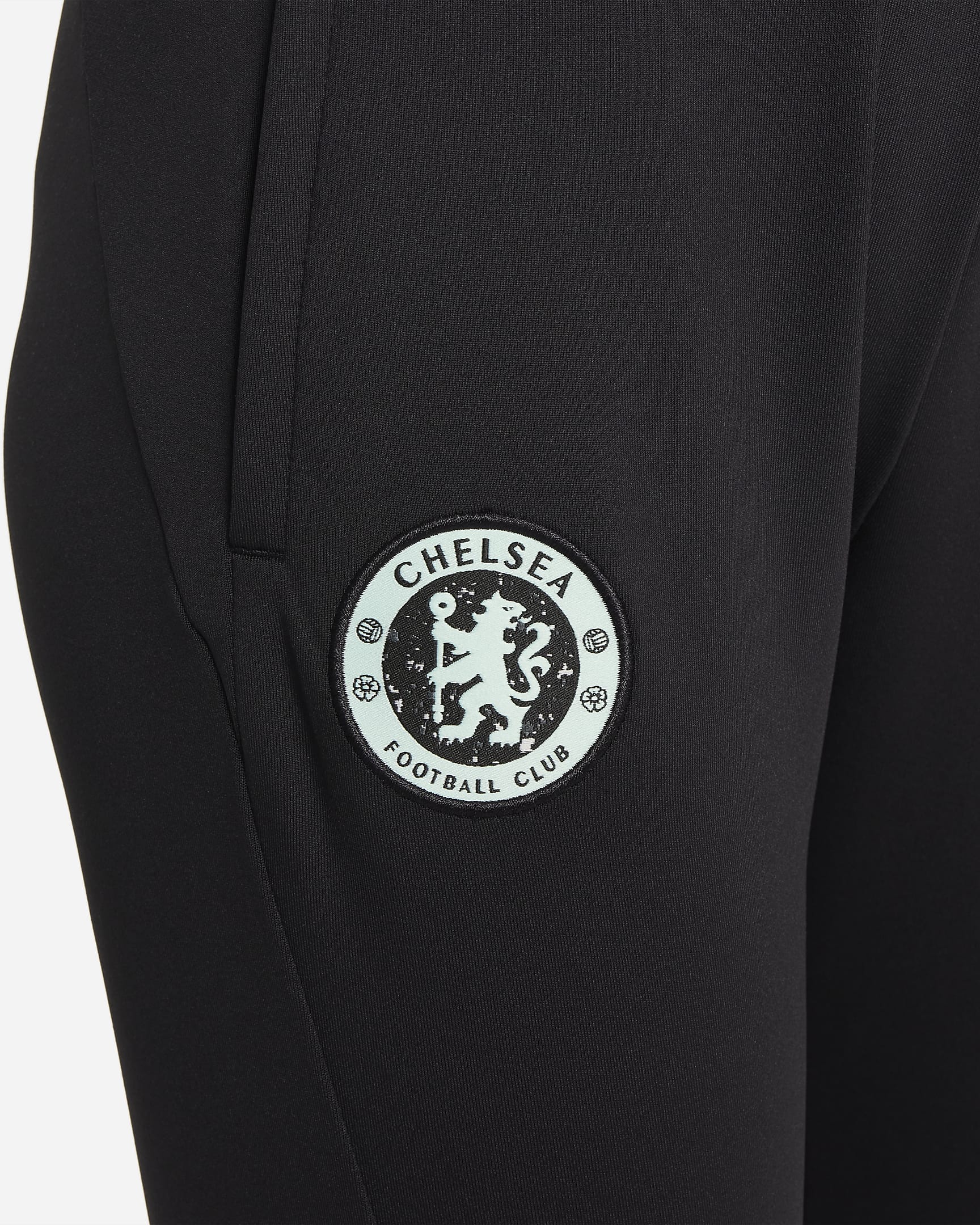 Chelsea F.C. Strike Third Older Kids' Nike Dri-FIT Football Knit Pants. Nike UK