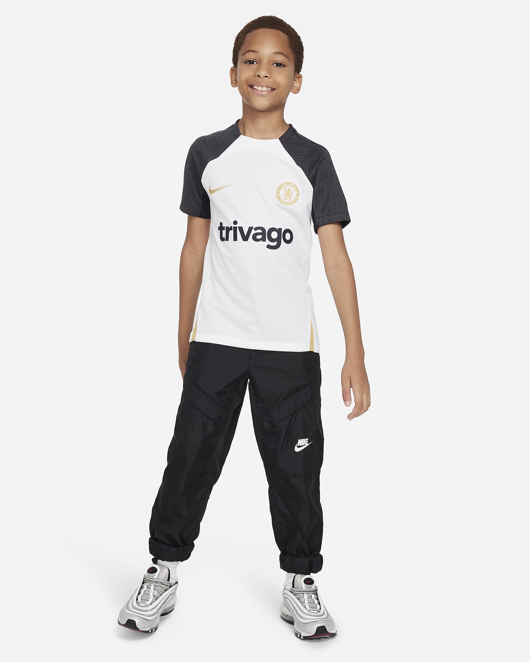 Chelsea F.C. Strike Older Kids' Nike Dri-FIT Knit Football Top. Nike HR