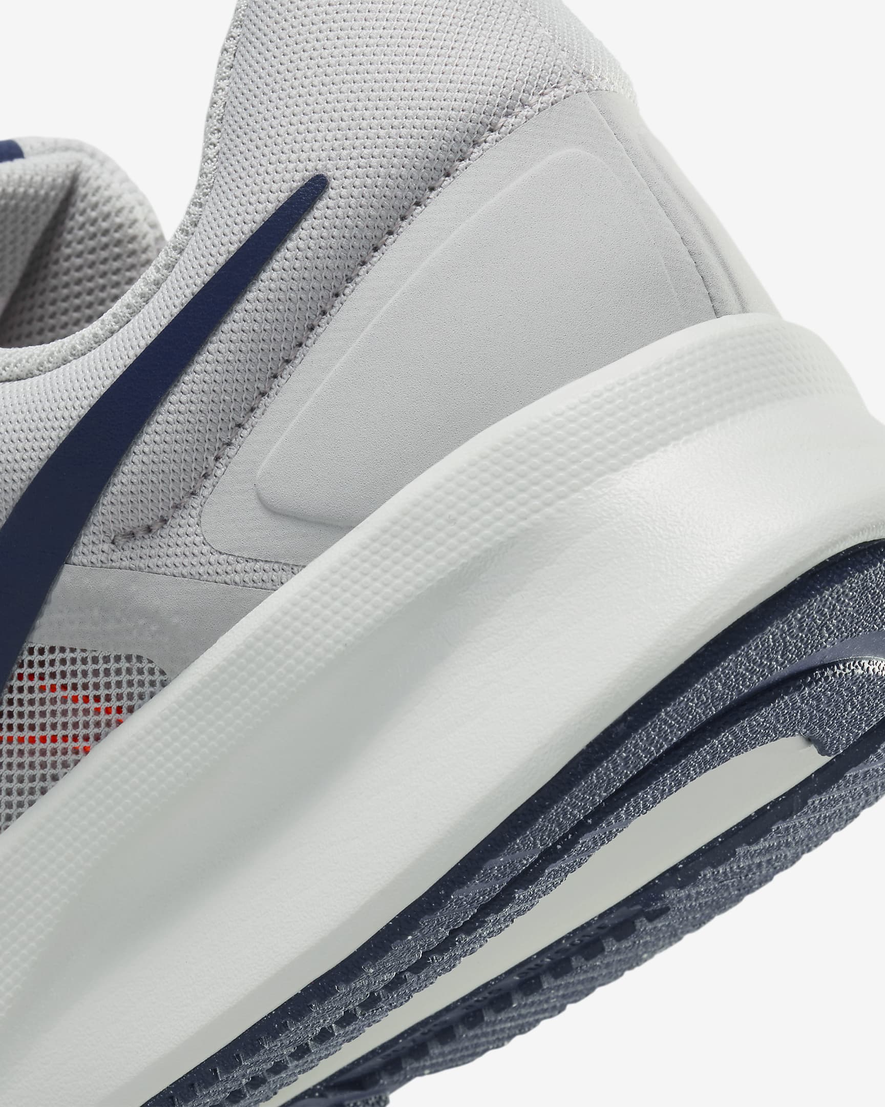 Nike Run Swift 3 男款路跑鞋。Nike TW