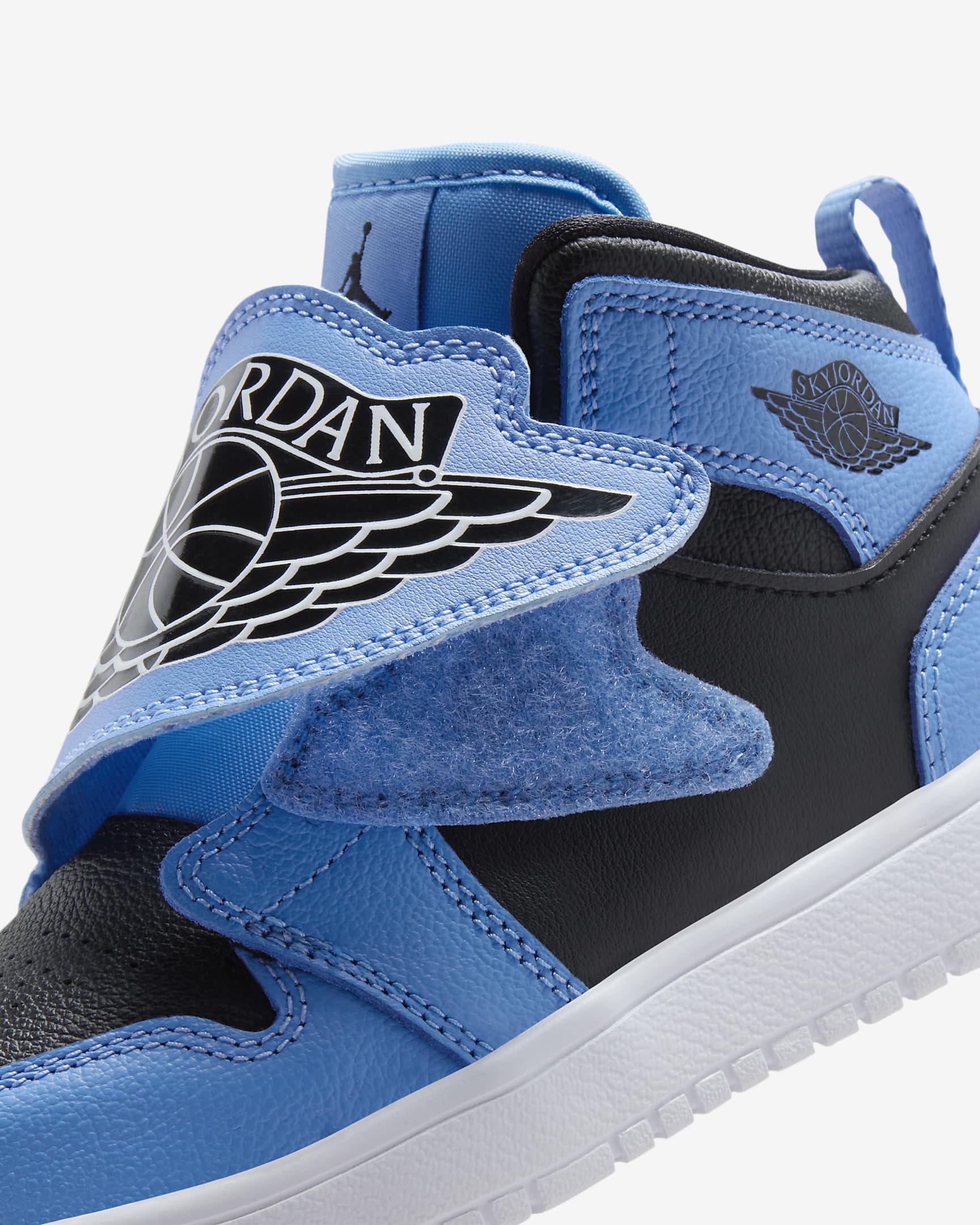 Sky Jordan 1 Younger Kids' Shoe. Nike ID