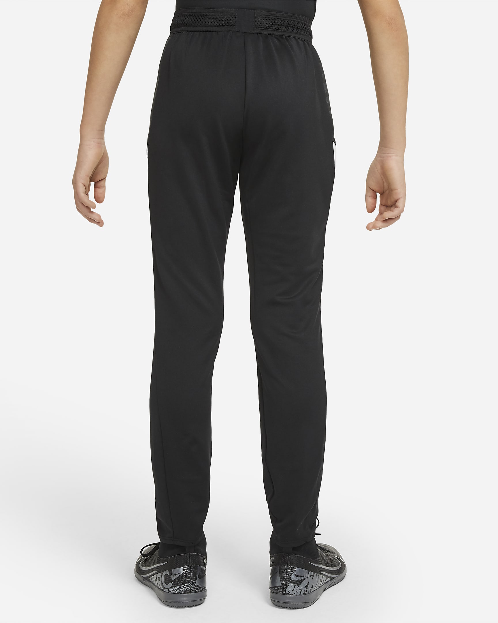 Nike Dri-FIT Strike Older Kids' Knit Football Pants. Nike LU
