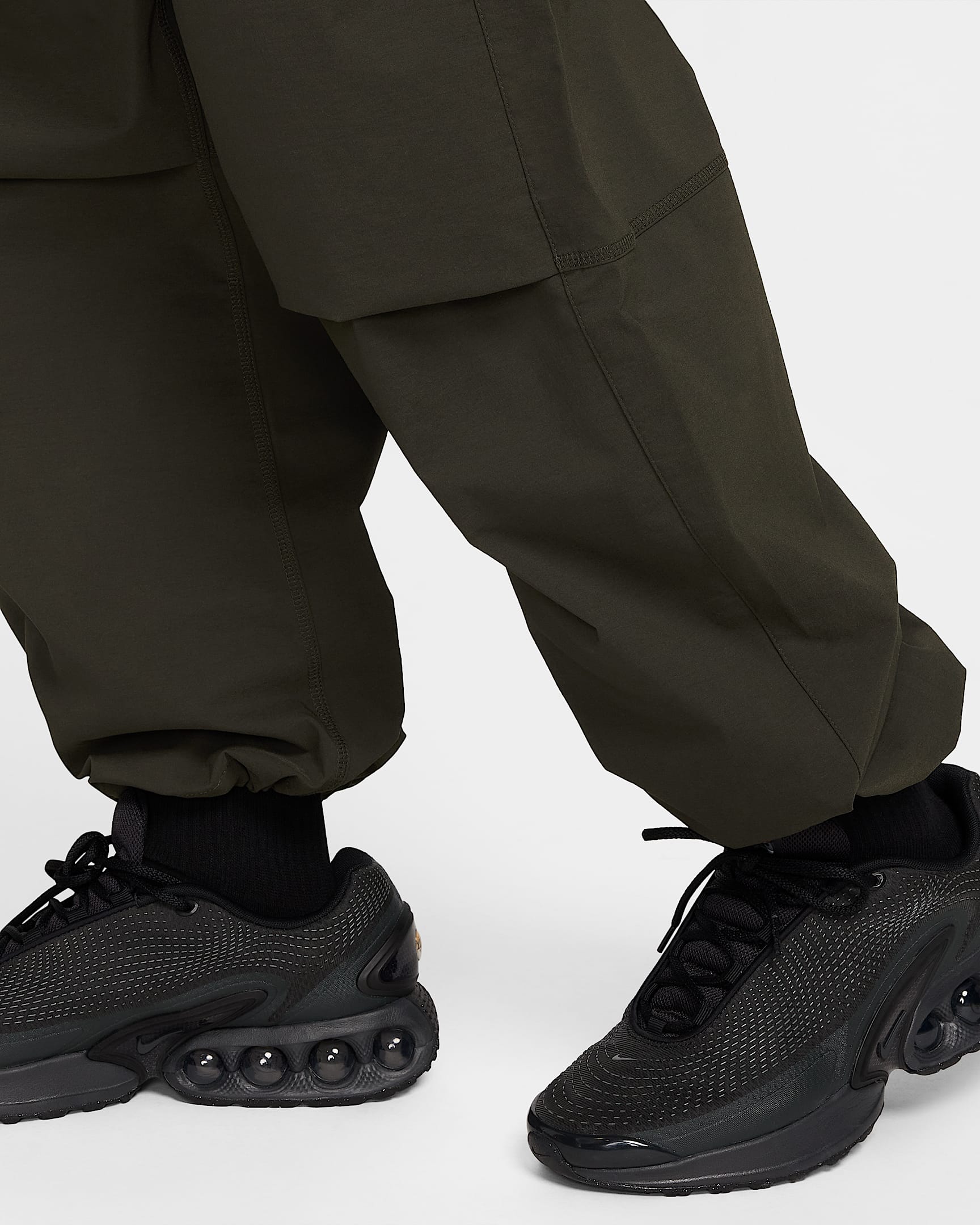 Nike Tech Men's Woven Oversized Trousers. Nike UK