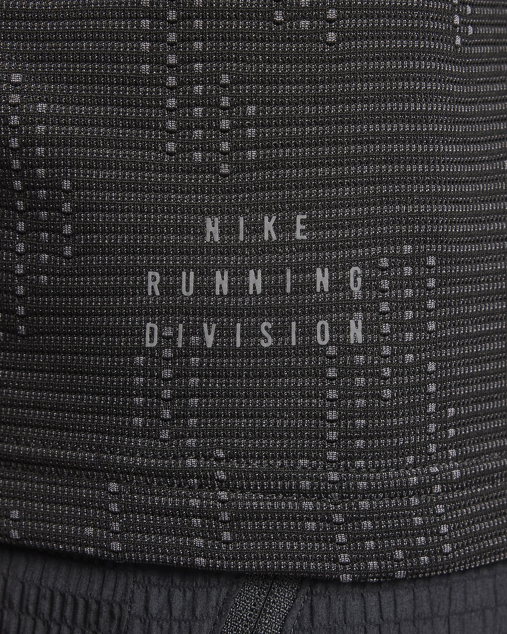 Nike Pinnacle Running Division Men's Water-Repellent 1/2-Zip Running ...