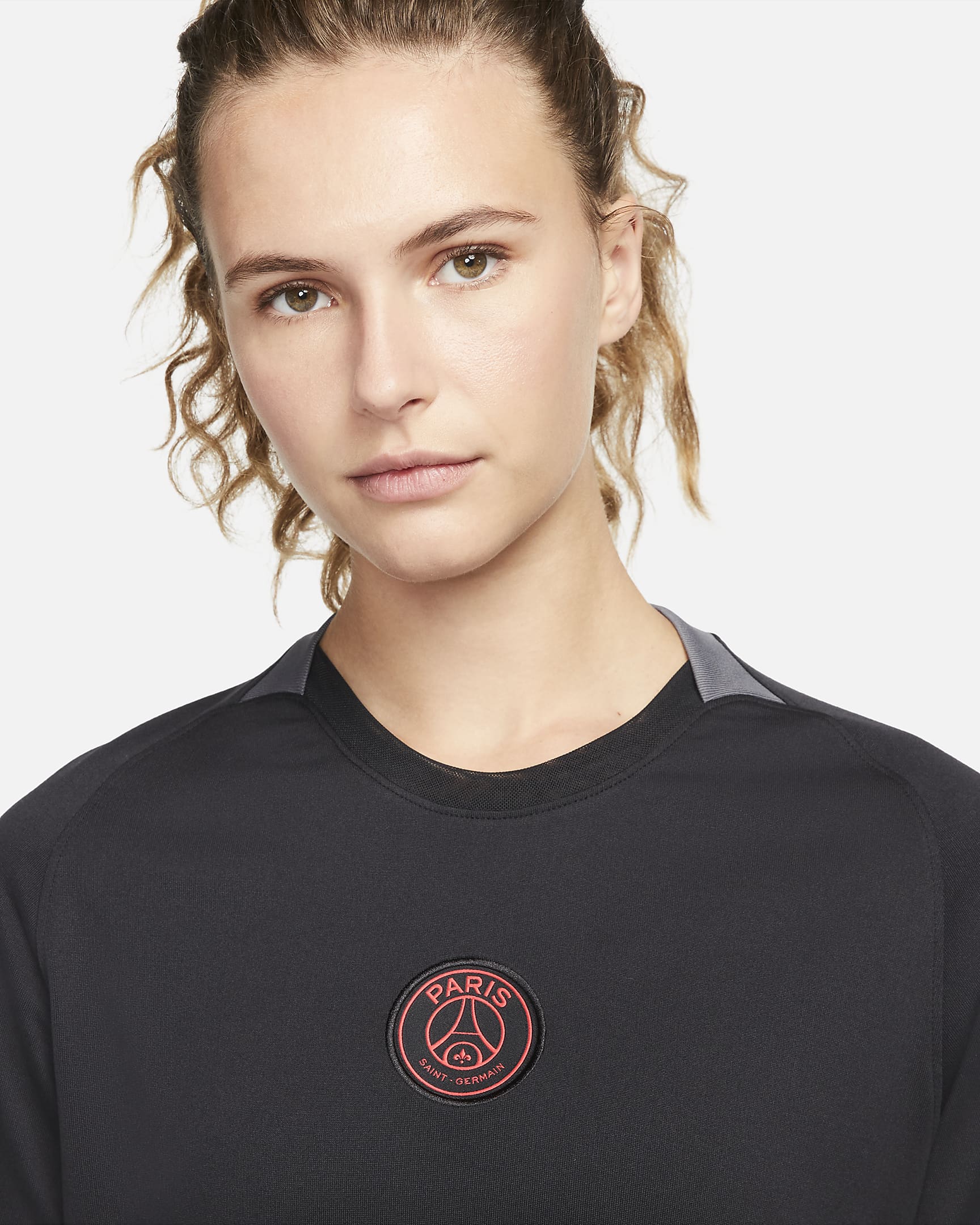Paris Saint-Germain Women's Nike Dri-FIT Short-Sleeve Football Top. Nike GB