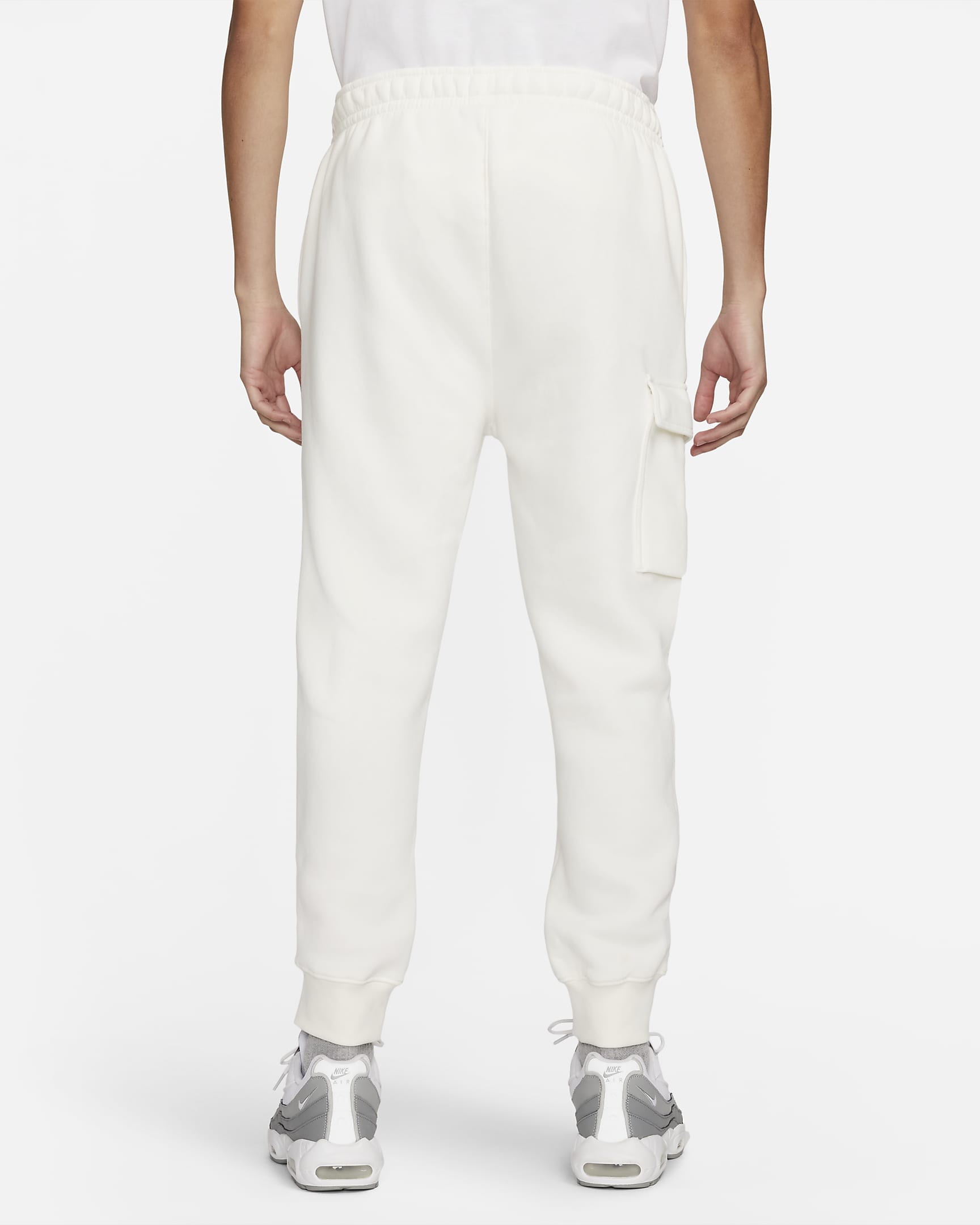 Nike Sportswear Standard Issue Men's Cargo Trousers. Nike LU