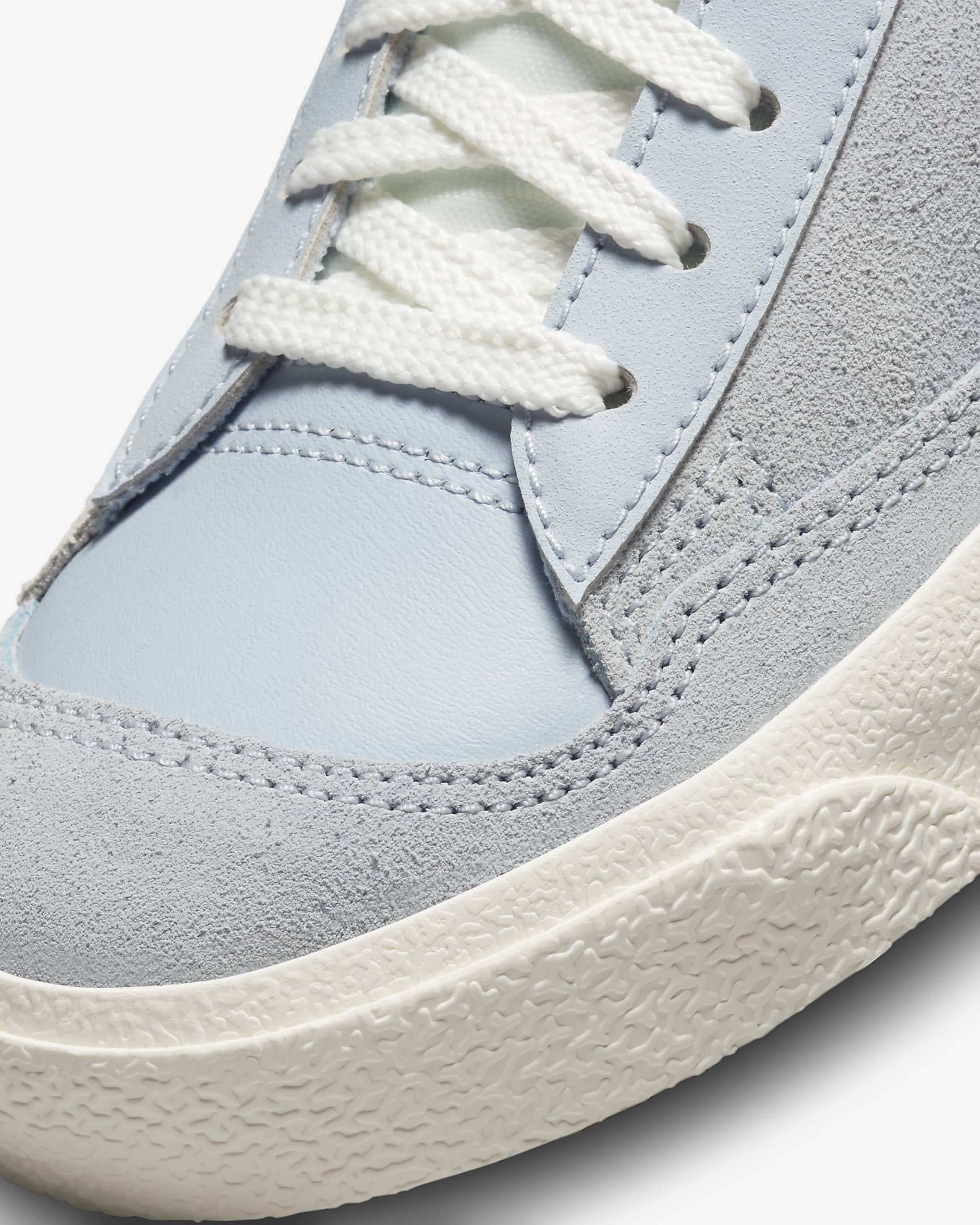 Nike Blazer Mid '77 Dance Older Kids' Shoes. Nike AT