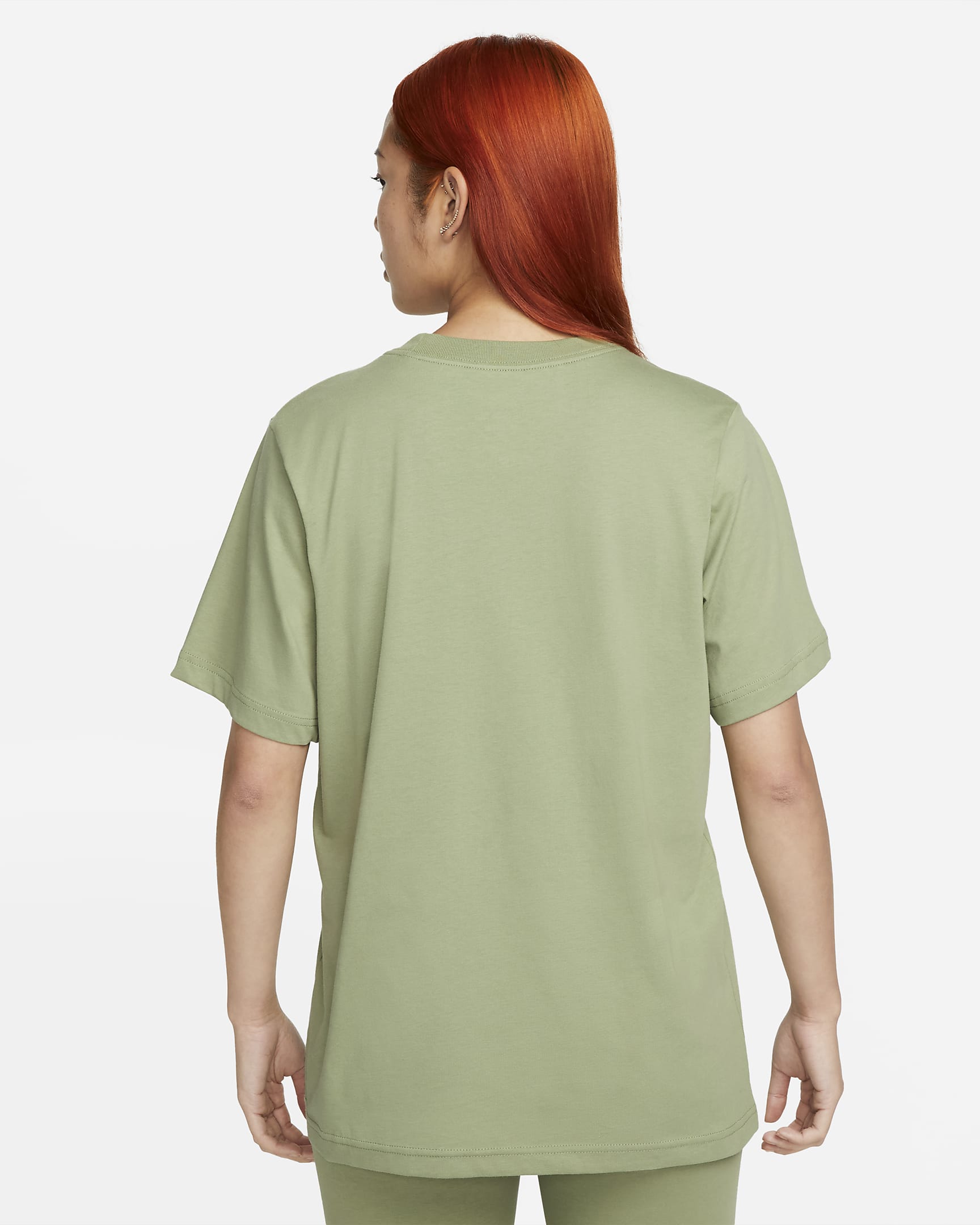 Nike Sportswear 女款 T 恤。Nike TW