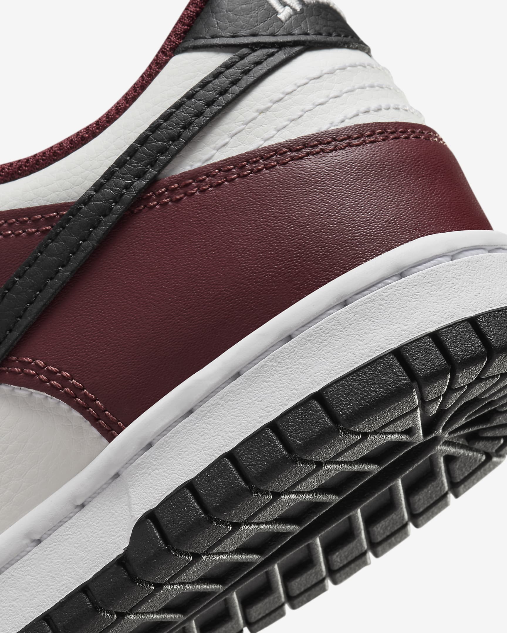 Nike Dunk Low Older Kids' Shoes. Nike MY