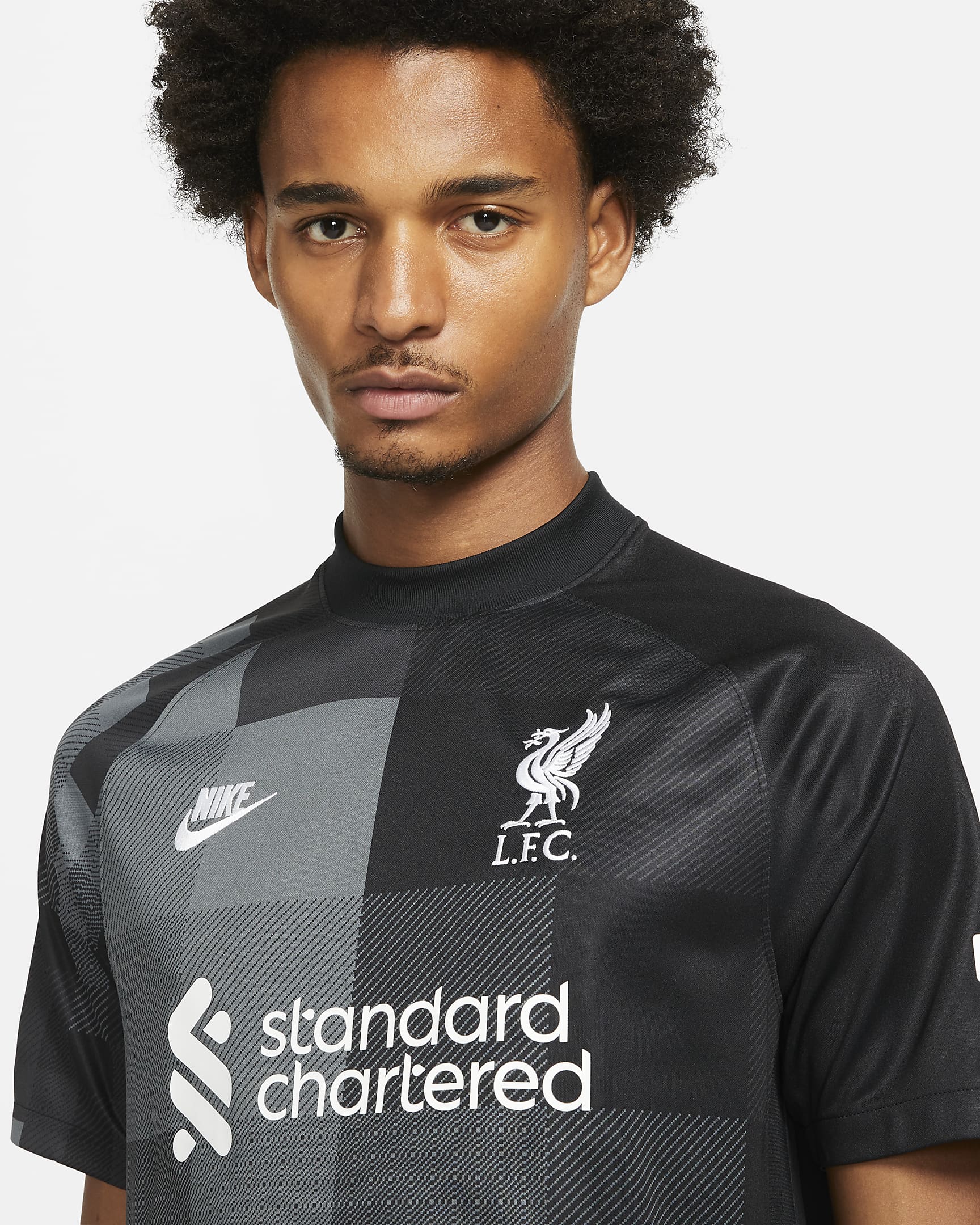 Liverpool F.C. 2021/22 Stadium Goalkeeper Men's Football Jersey. Nike SE