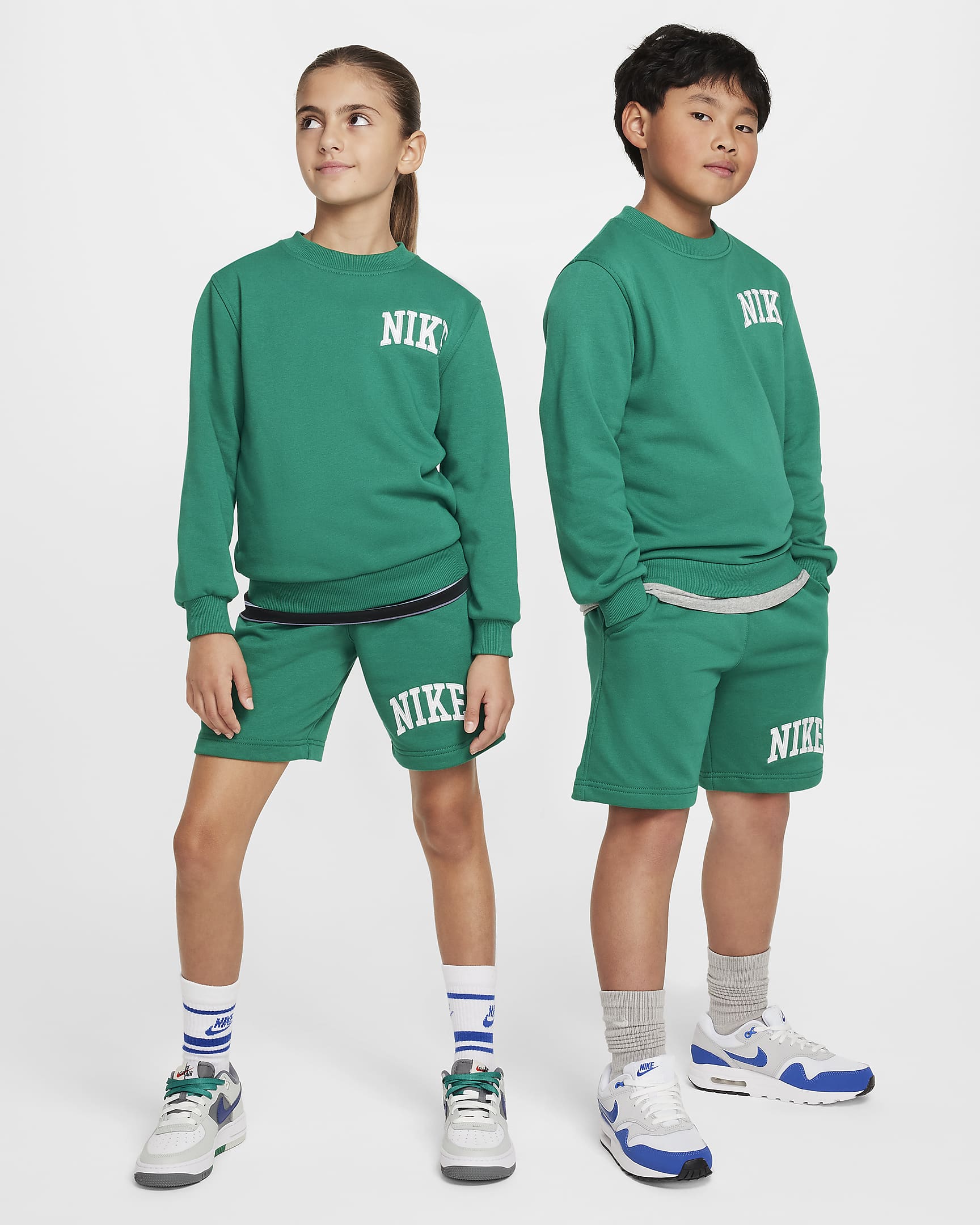 Sudadera de cuello redondo de French Terry para niños talla grande Nike Sportswear Club. Nike.com