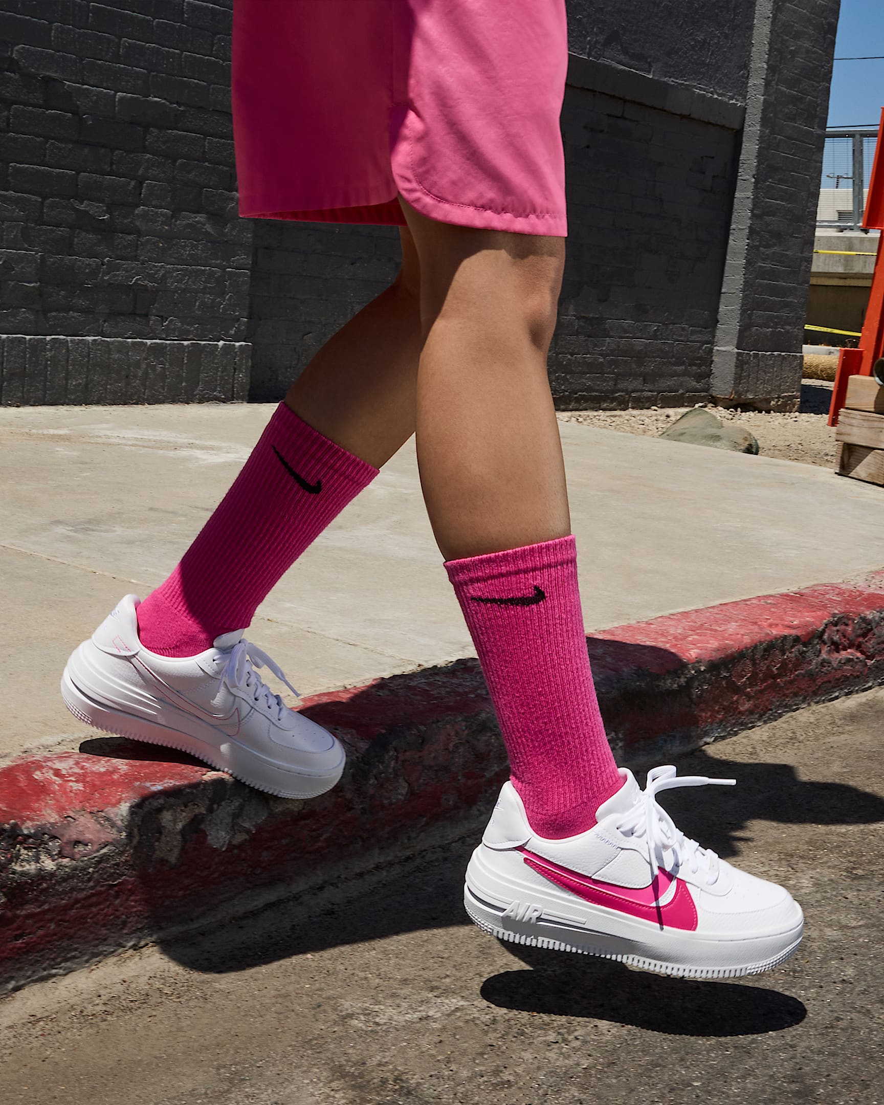 Nike Air Force 1 PLT.AF.ORM Women's Shoes. Nike CH