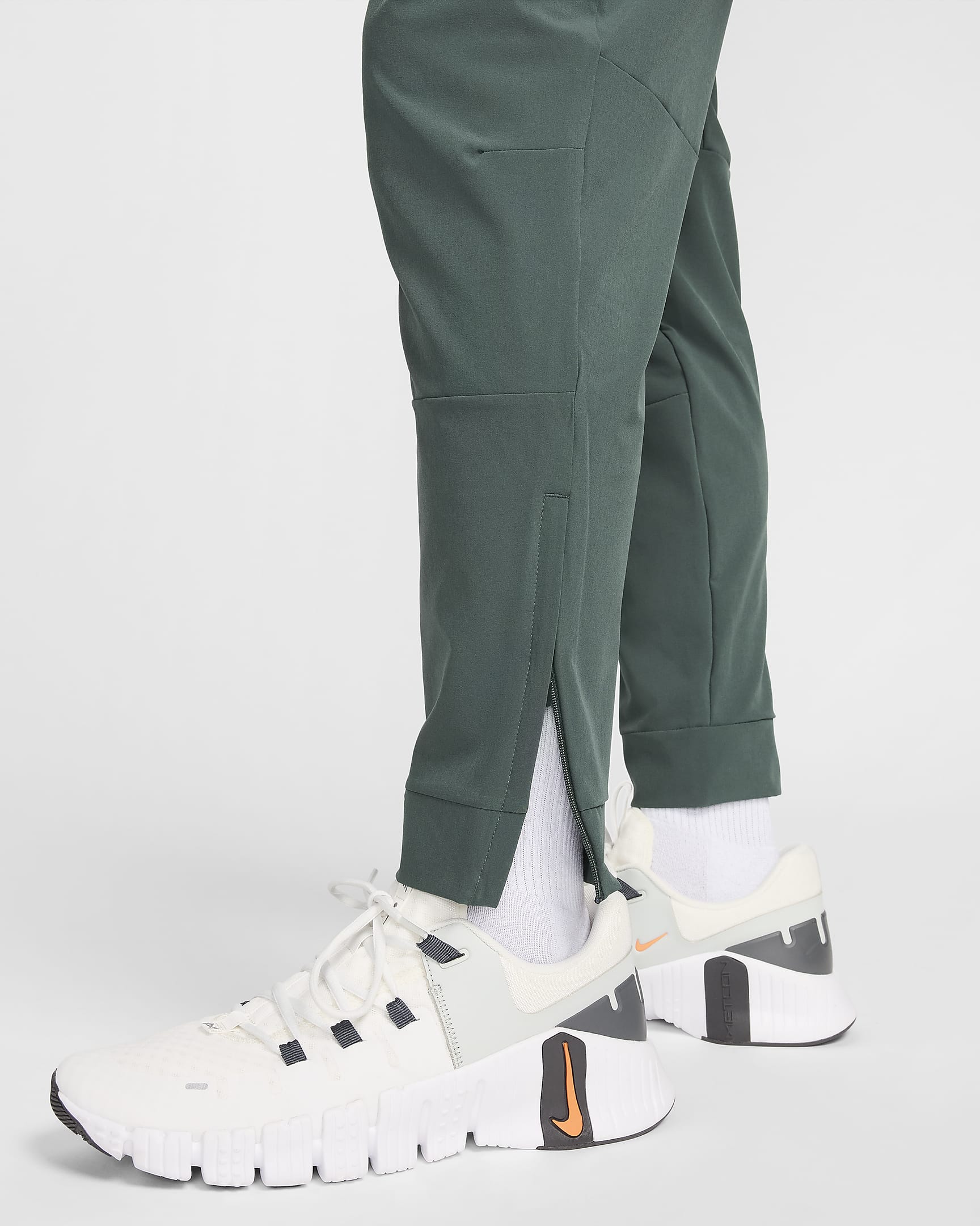 Nike Unlimited Men's Dri-FIT Zippered Cuff Versatile Pants. Nike.com