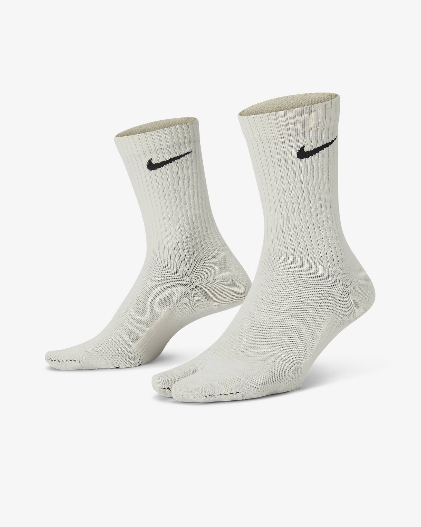 Nike Everyday Plus Lightweight Crew Socks. Nike IE