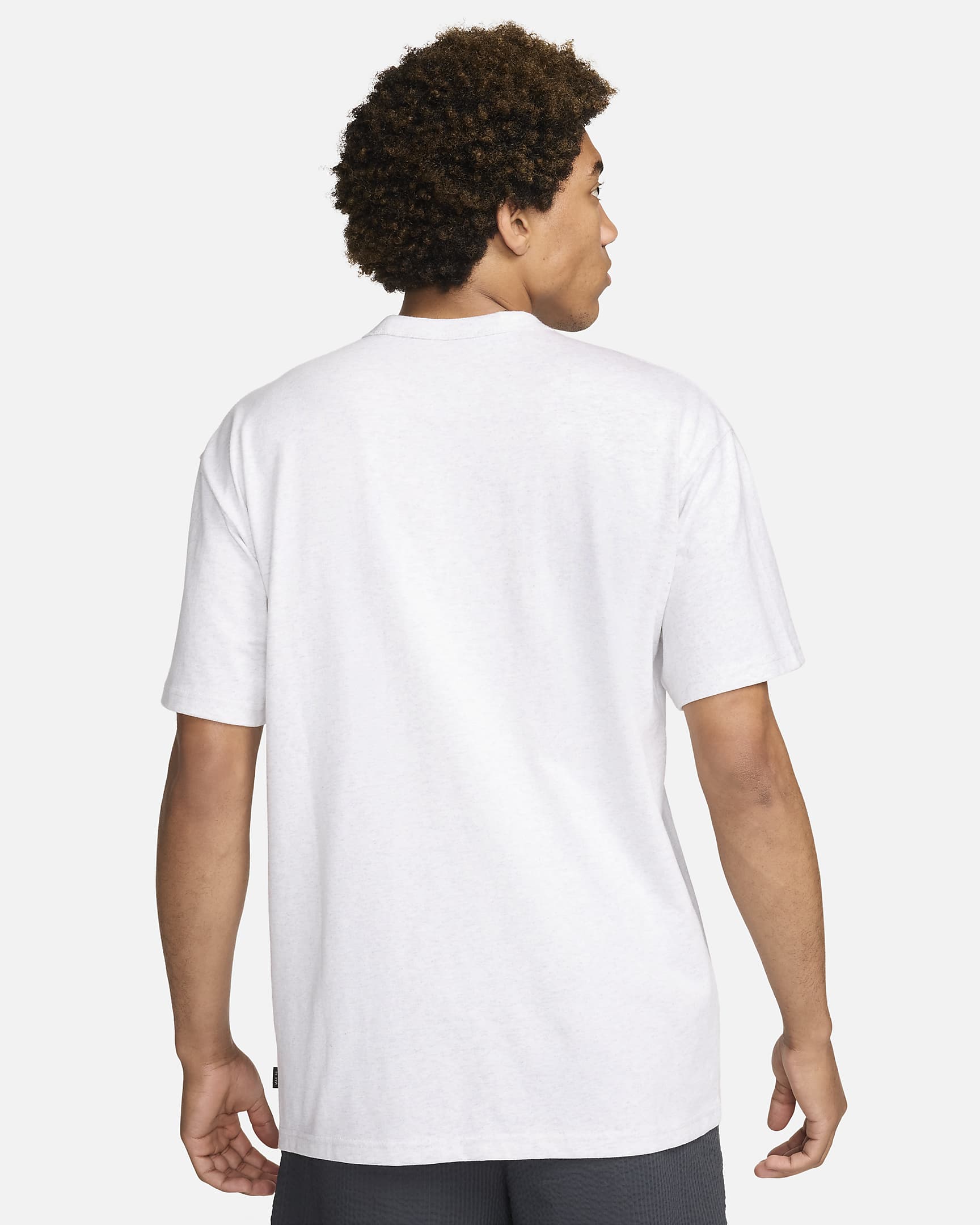Nike Sportswear Premium Essentials Men's Pocket T-Shirt. Nike.com