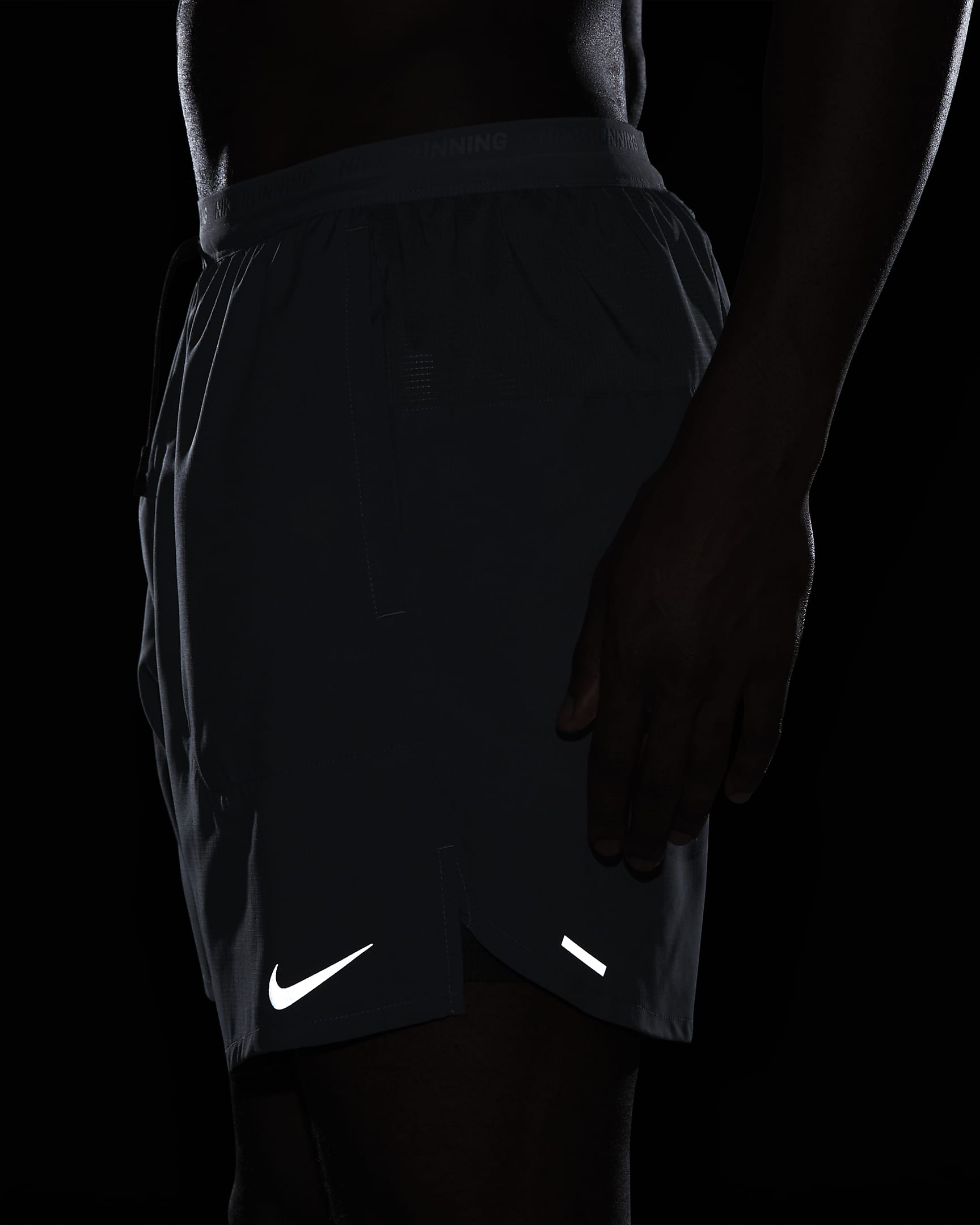 Shorts de running 2 en 1 Dri-FIT de 18 cm para hombre Nike Stride. Nike.com