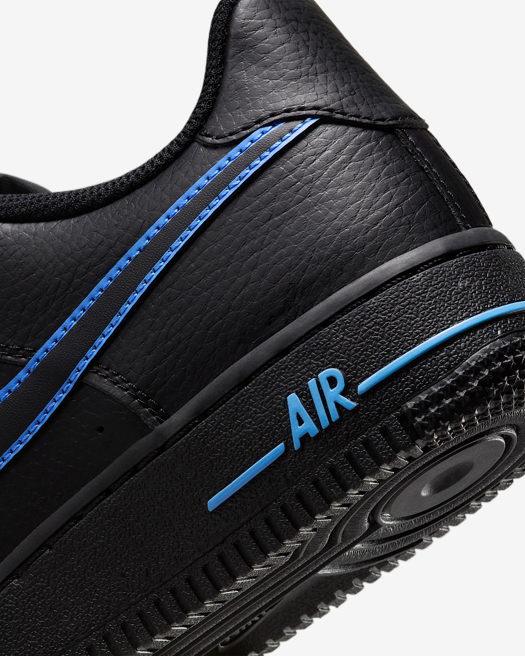 Nike Air Force 1 LV8 Older Kids' (Boys') Shoes. Nike IE