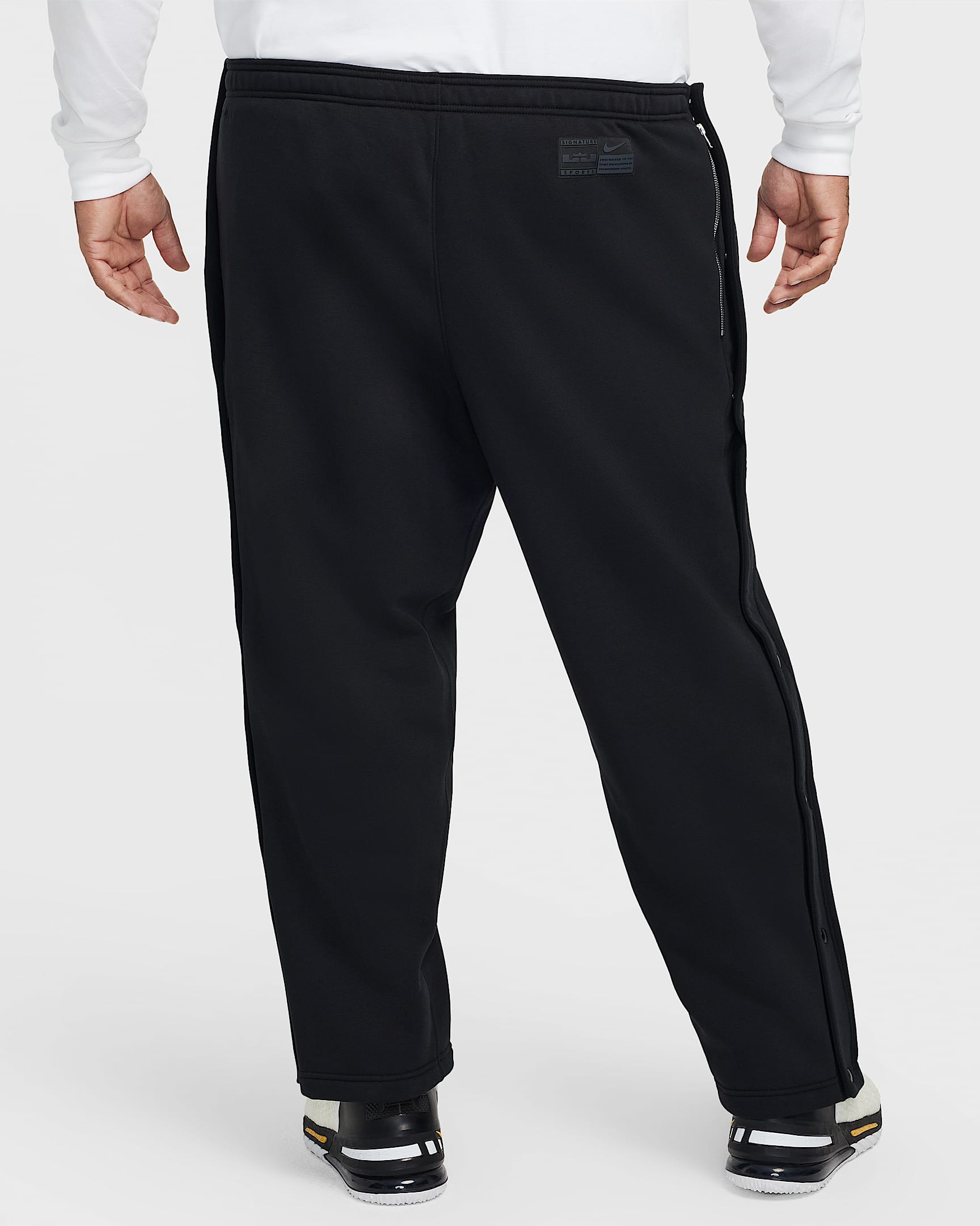 LeBron Standard Issue Therma-FIT basketbalbroek voor heren. Nike NL