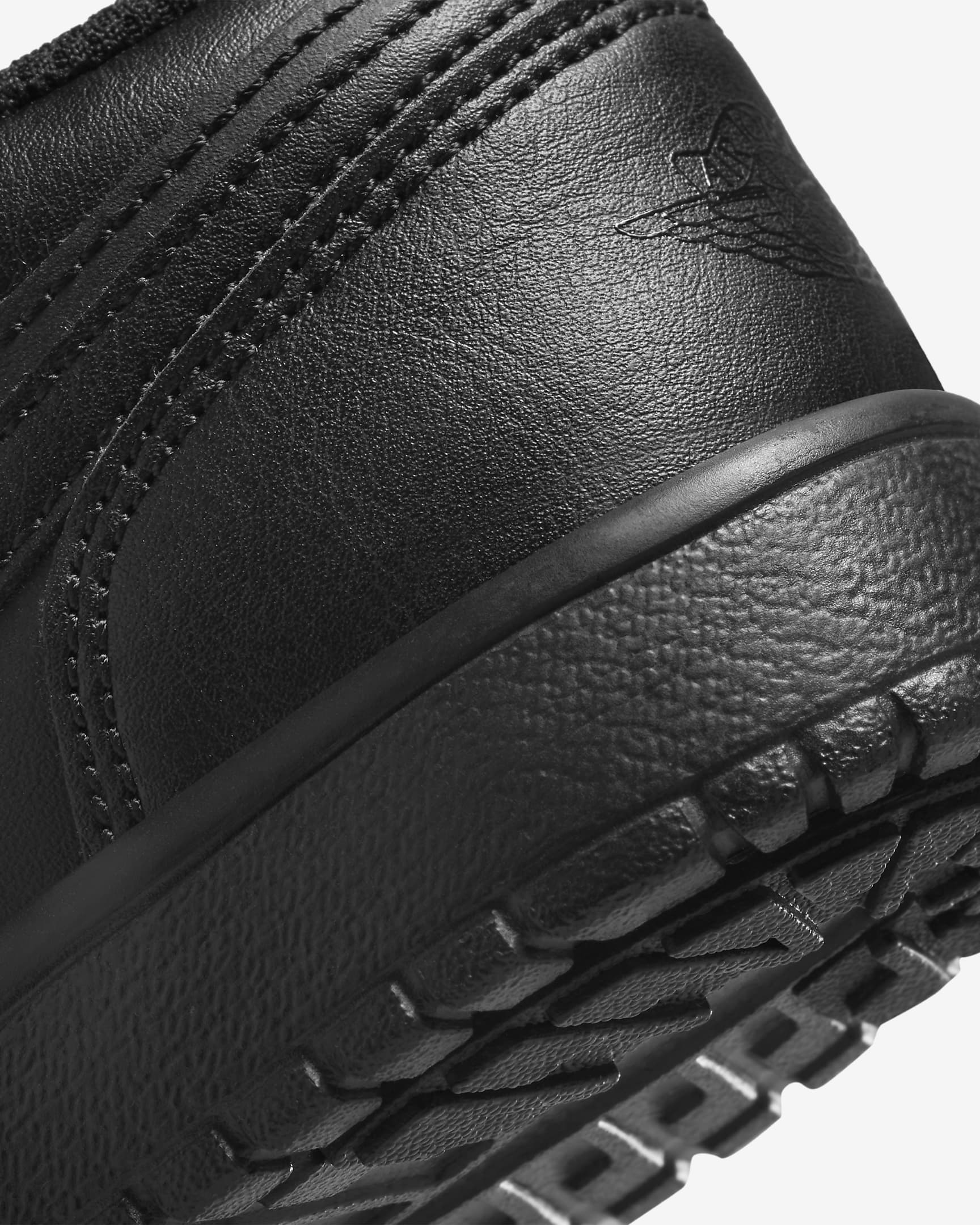 Jordan 1 Low Alt Younger Kids' Shoes. Nike CZ