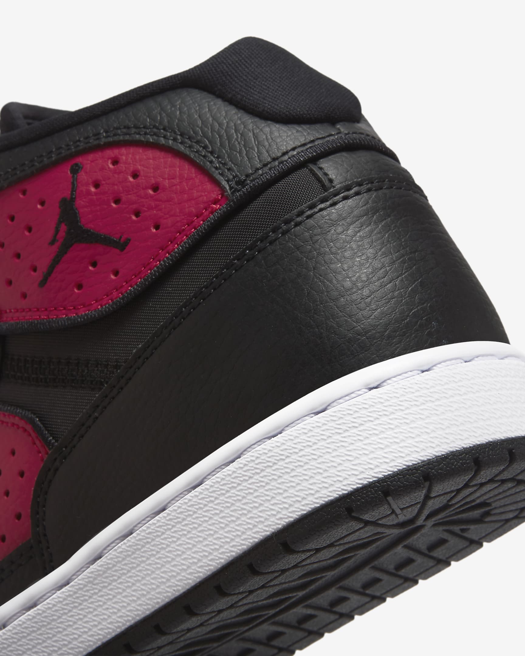 Jordan Access Men's Shoe. Nike LU