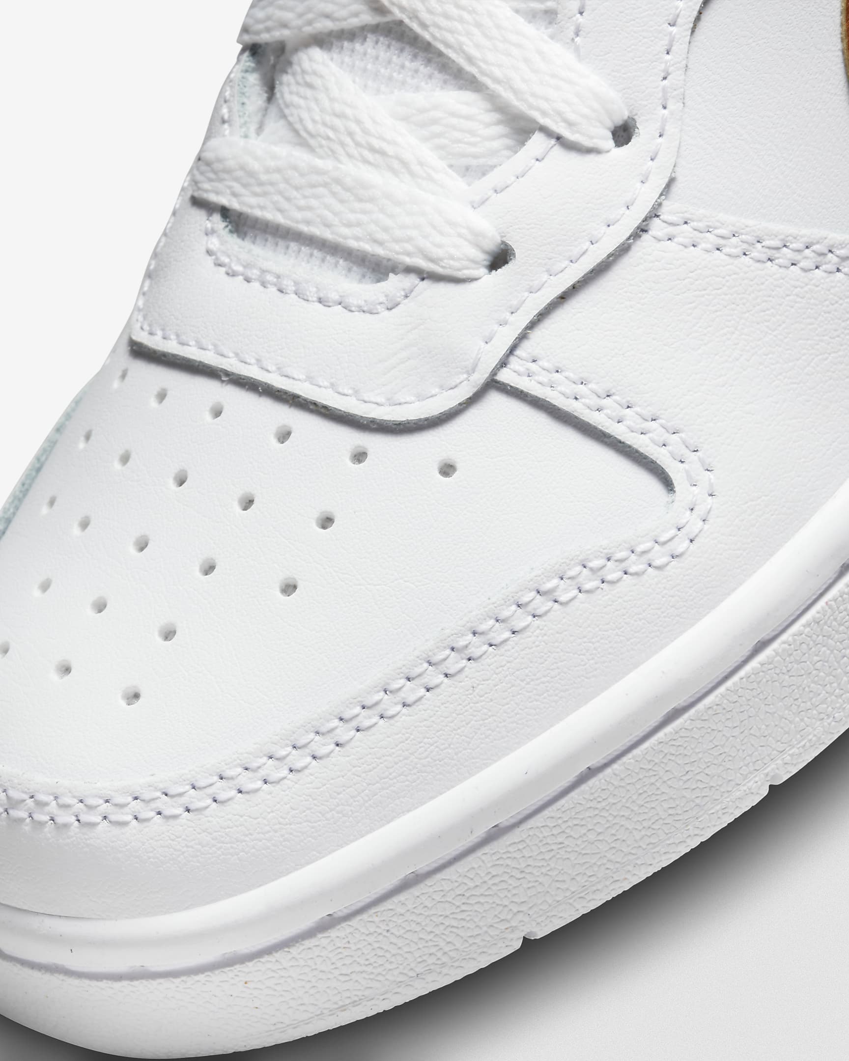 Nike Court Borough Low 2 SE Older Kids' Shoes. Nike ID