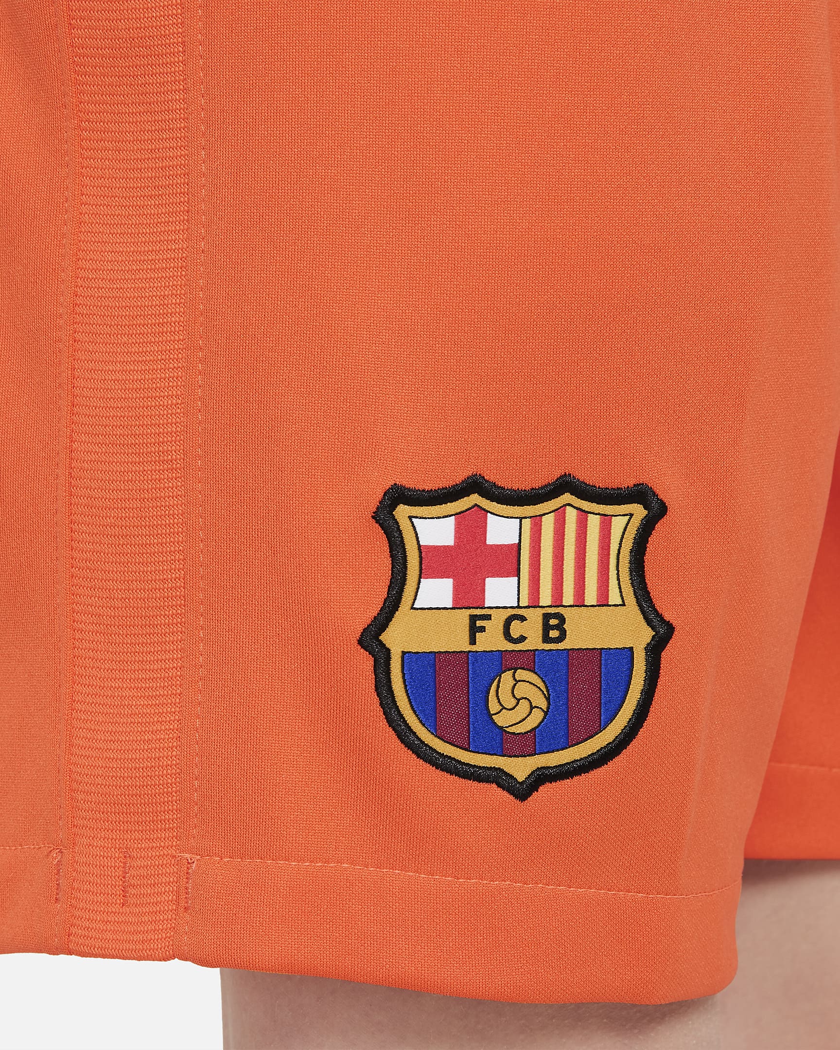 F.C. Barcelona 2021/22 Stadium Goalkeeper Older Kids' Football Shorts ...