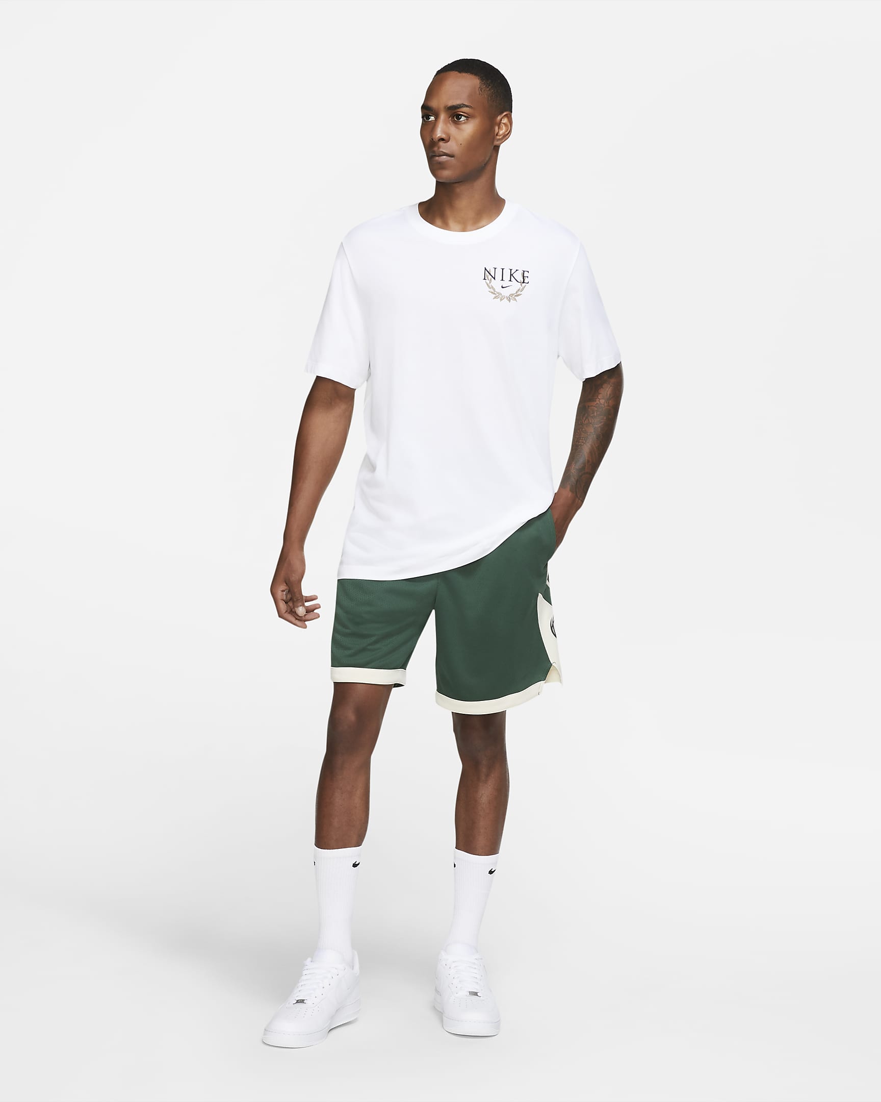 Milwaukee Bucks Icon Edition Men's Nike NBA Swingman Shorts. Nike UK