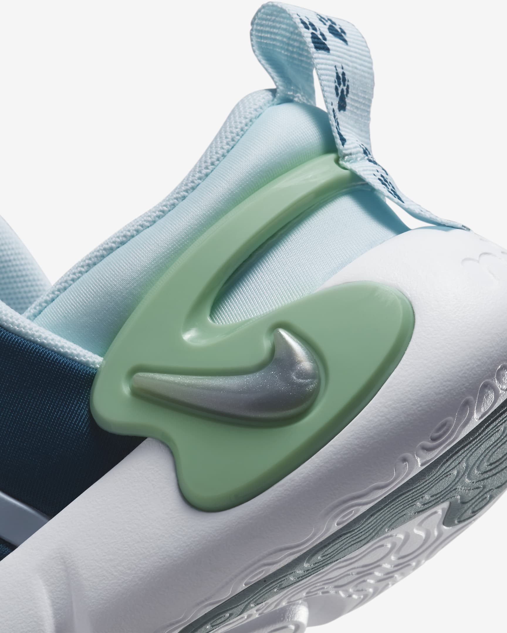 Nike Dynamo GO SE Younger Kids' Easy On/Off Shoes. Nike MY