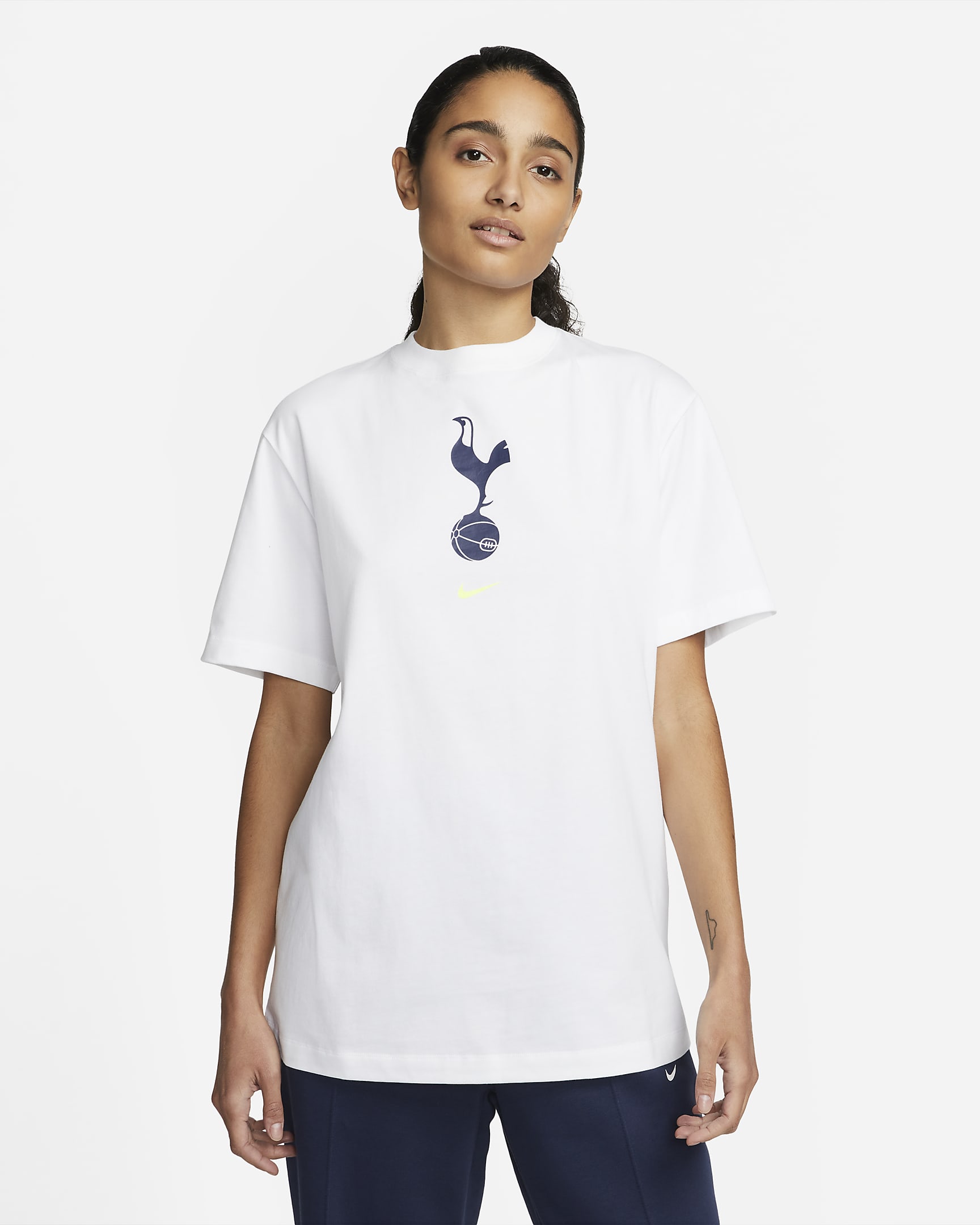 Tottenham Hotspur Crest Women's Football T-Shirt. Nike IL