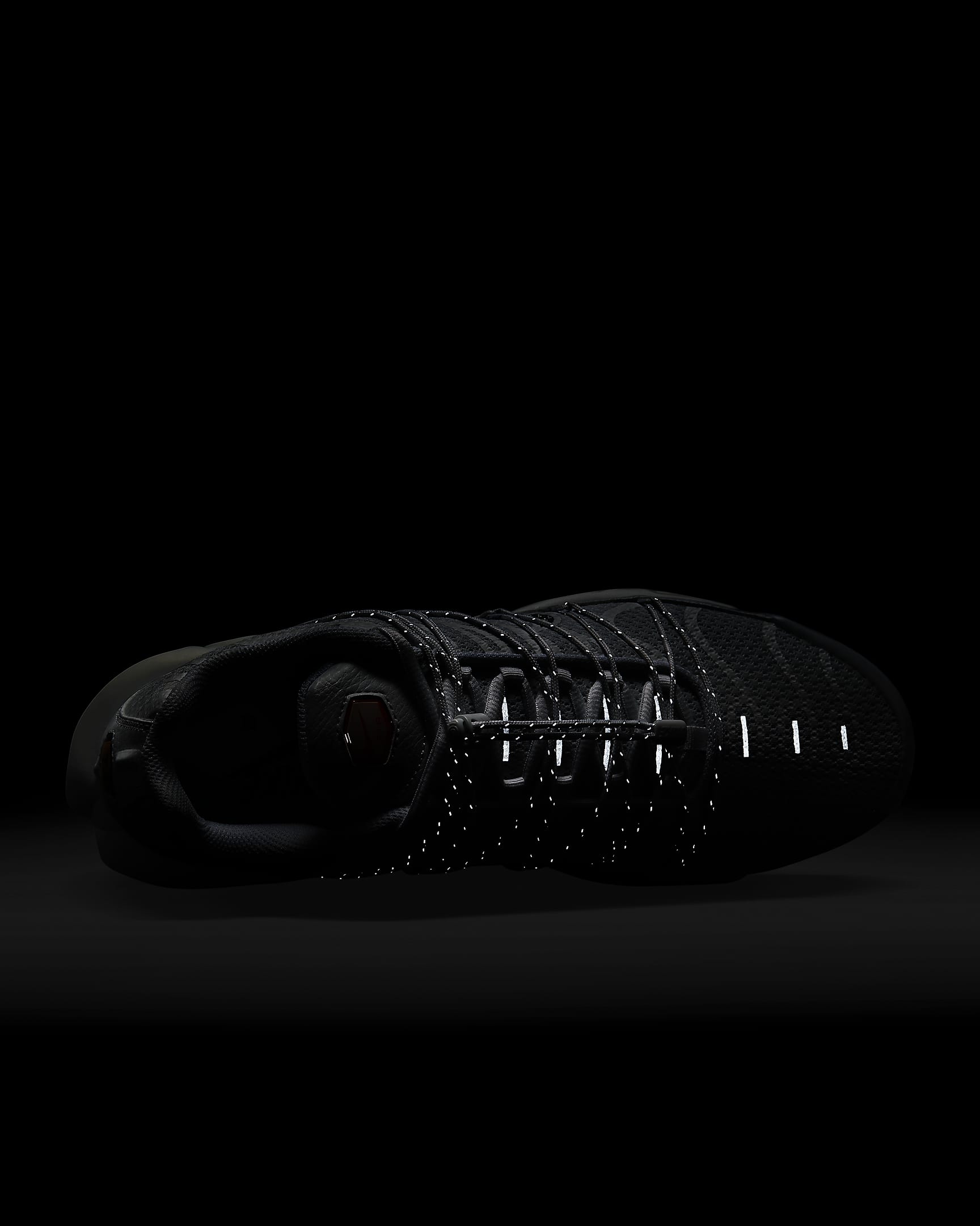 Nike Air Max Plus Utility Men's Shoes. Nike IE