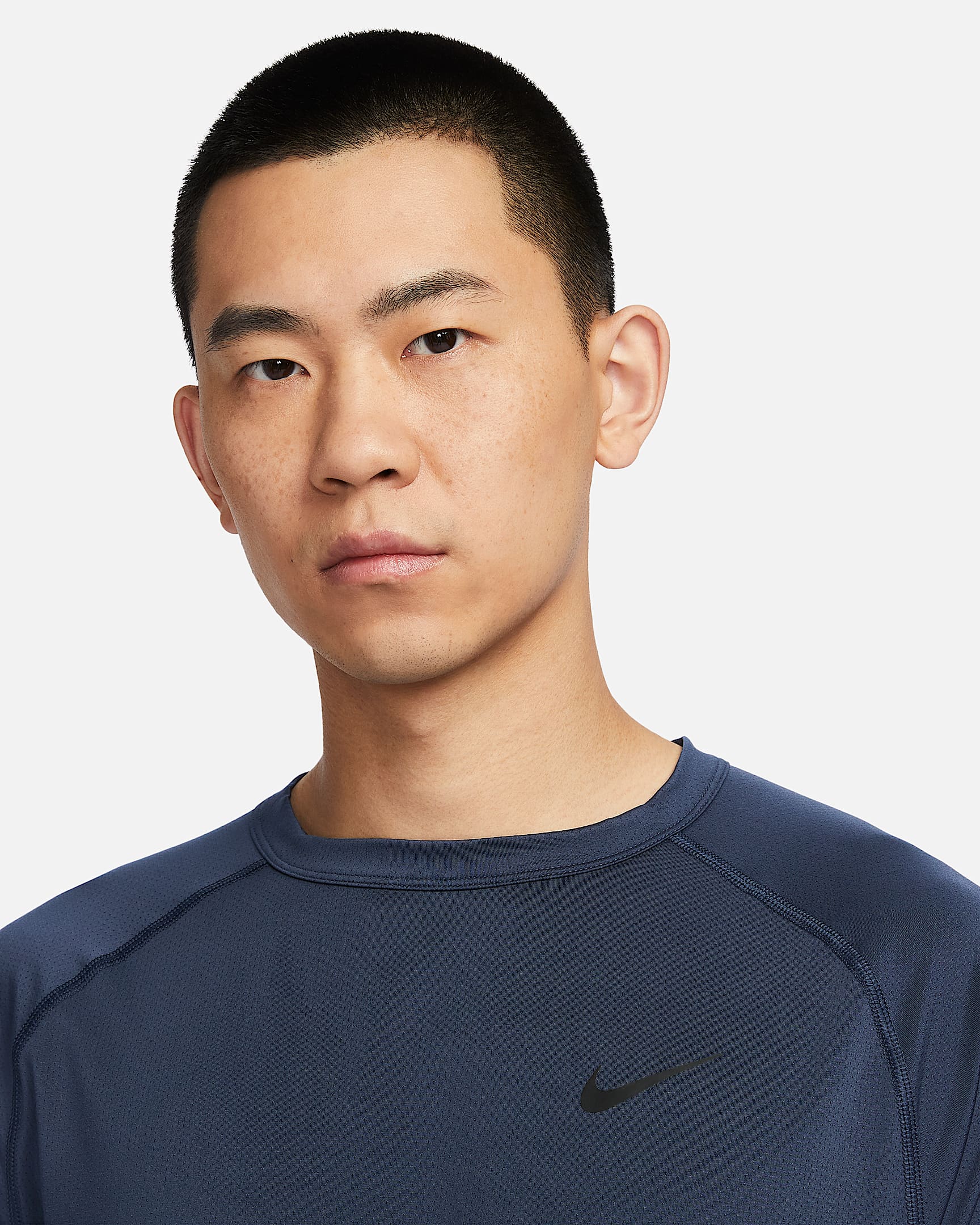 Nike Dri-FIT Ready Men's Short-Sleeve Fitness Top. Nike PH