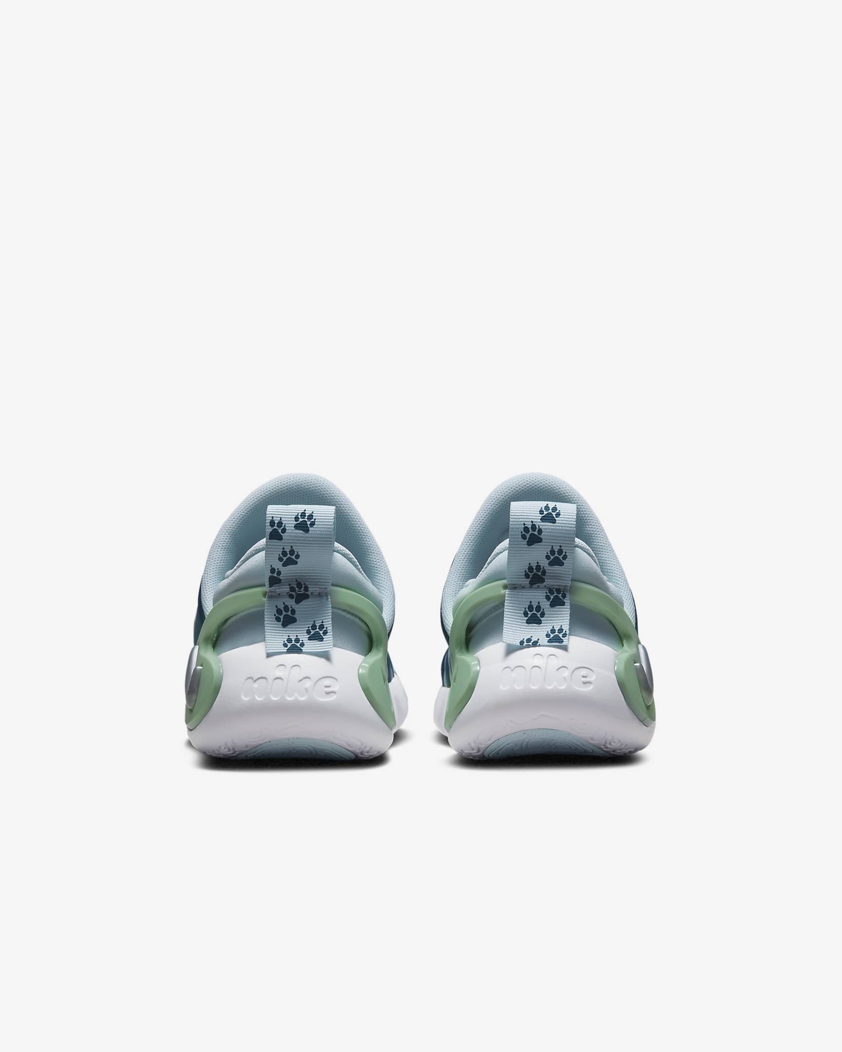 Nike Dynamo GO SE Younger Kids' Easy On/Off Shoes. Nike AT