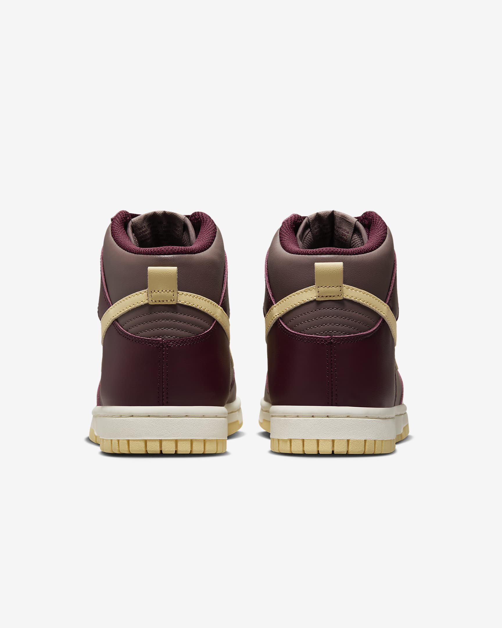 Nike Dunk High Women's Shoes. Nike LU