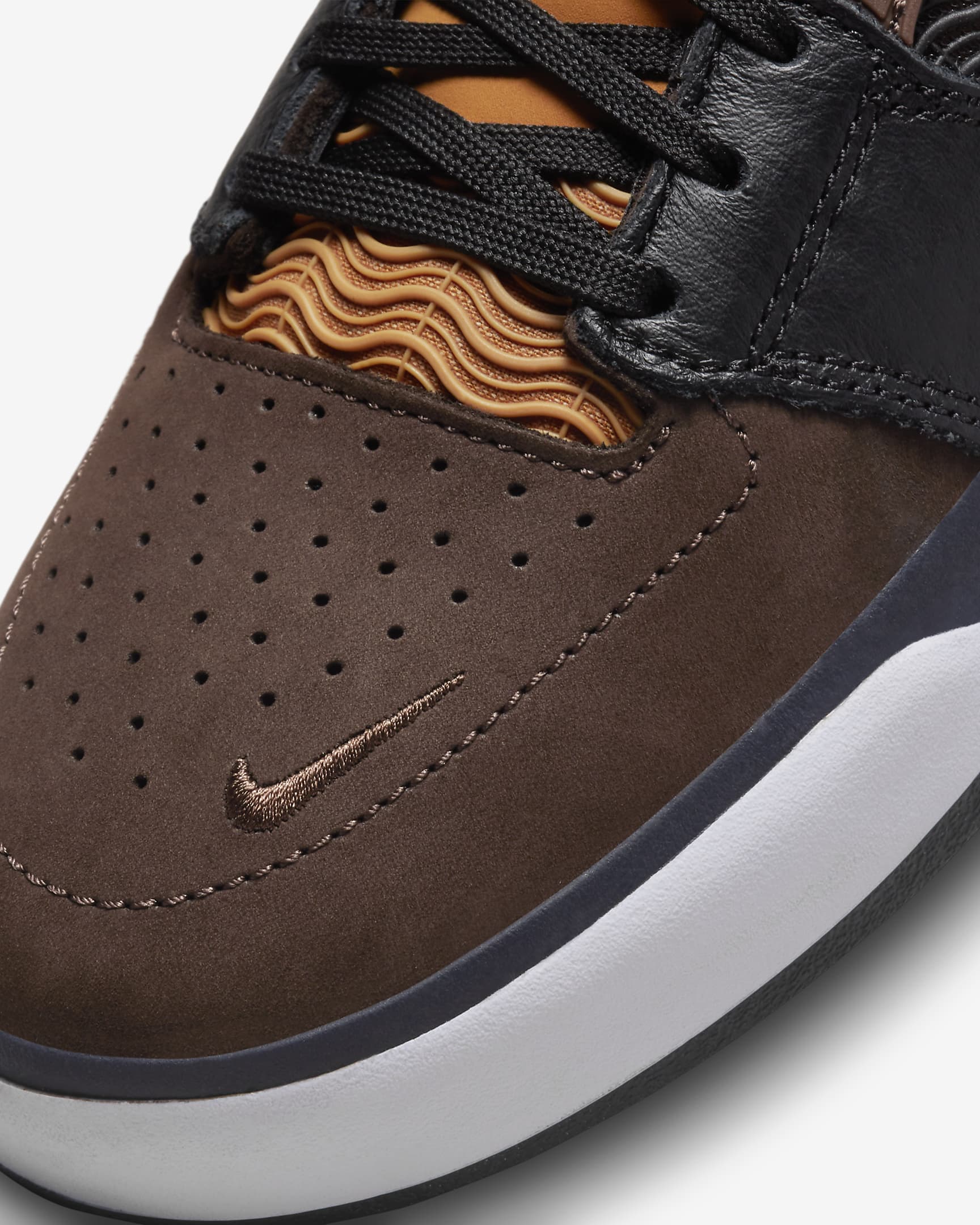Nike SB Ishod Premium Skate Shoes. Nike LU